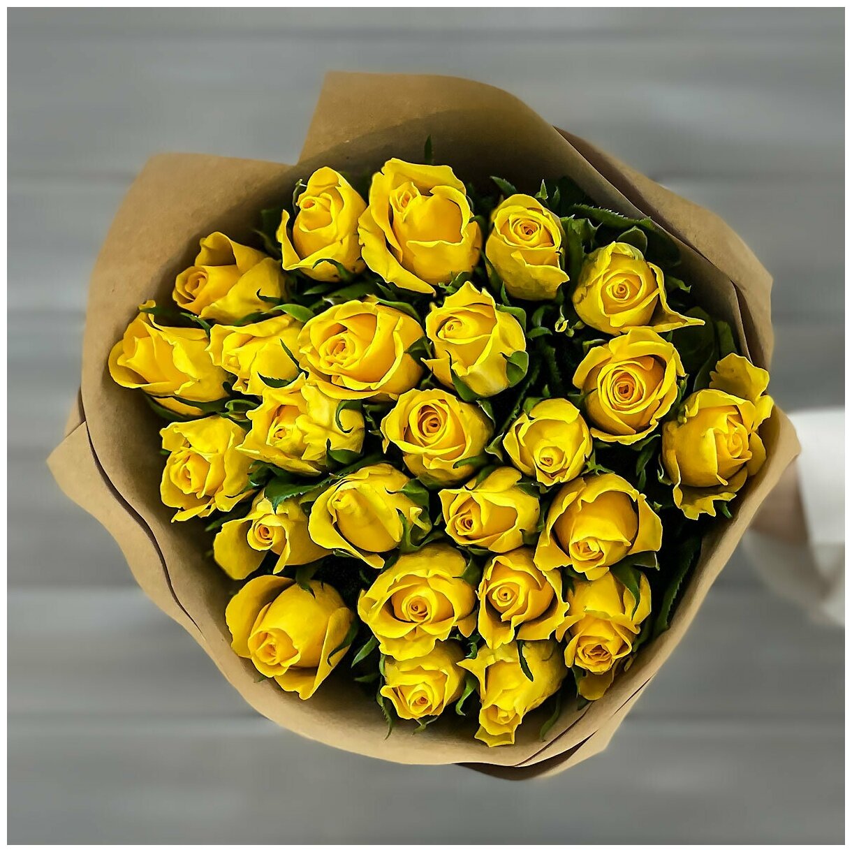 Букет, Букет Маркет "23 желтые розы", упаковка крафт-бумага, 40см