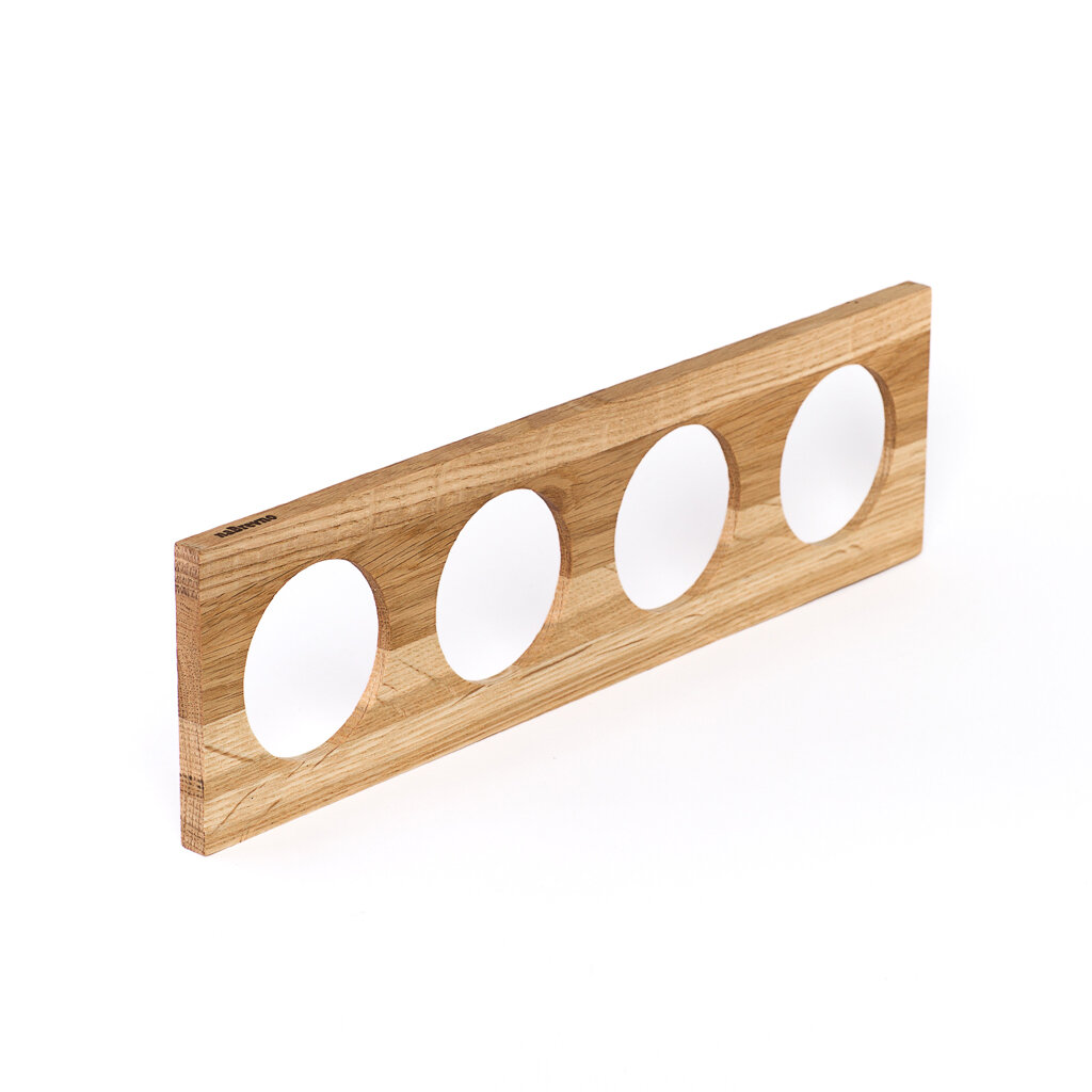 Четверная деревянная рамка для выключателей и розеток Legrand Celiane, светлый дуб