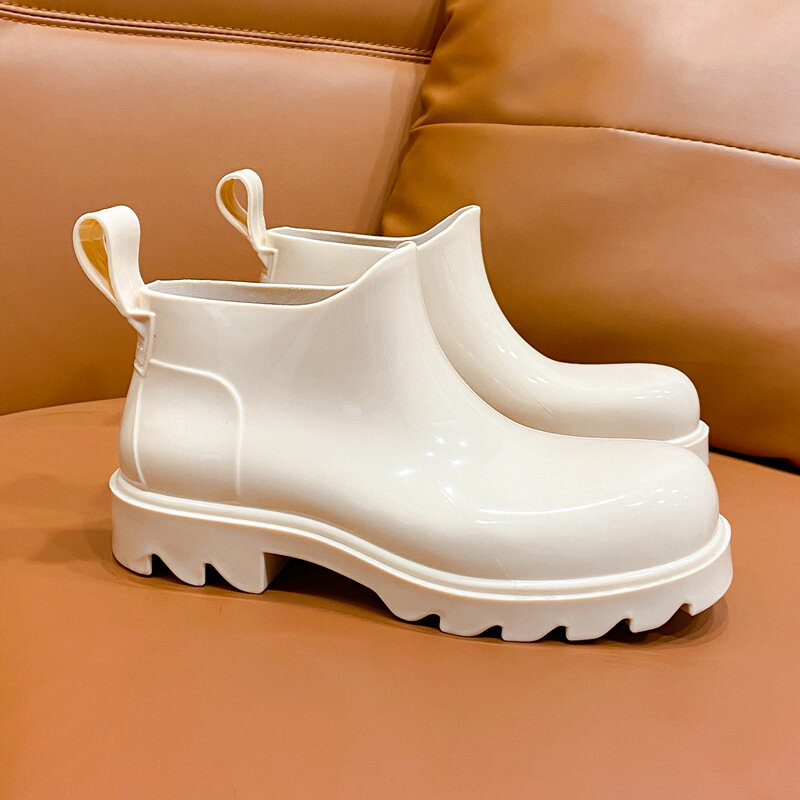 Летние полусапожки 2025 г, женская обувь на толстой подошве ярких цветов для ношения на открытом воздухе, всесезонные бахилы, водонепроницаемые и нескользящие, короткие блестящие резиновые сапоги, износостойкие женские бахилыEU:41