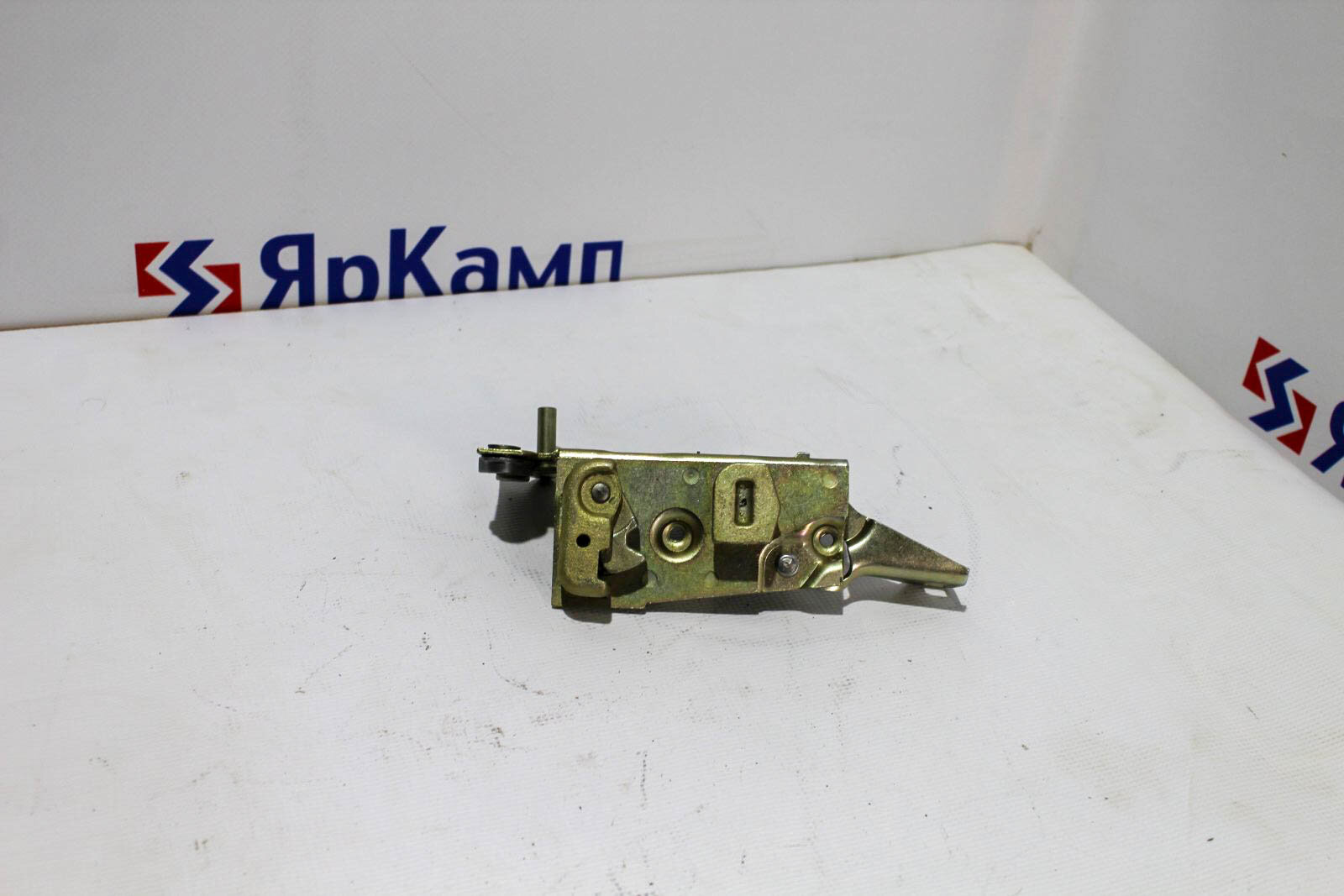 Замок боковой задней двери ПАЗ-3205