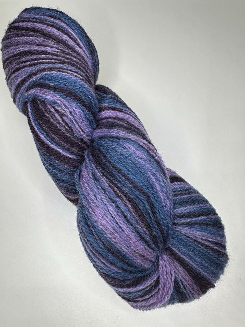 Пряжа для вязания шерсть 100% 8/2 jeans-lila 230-240 гр