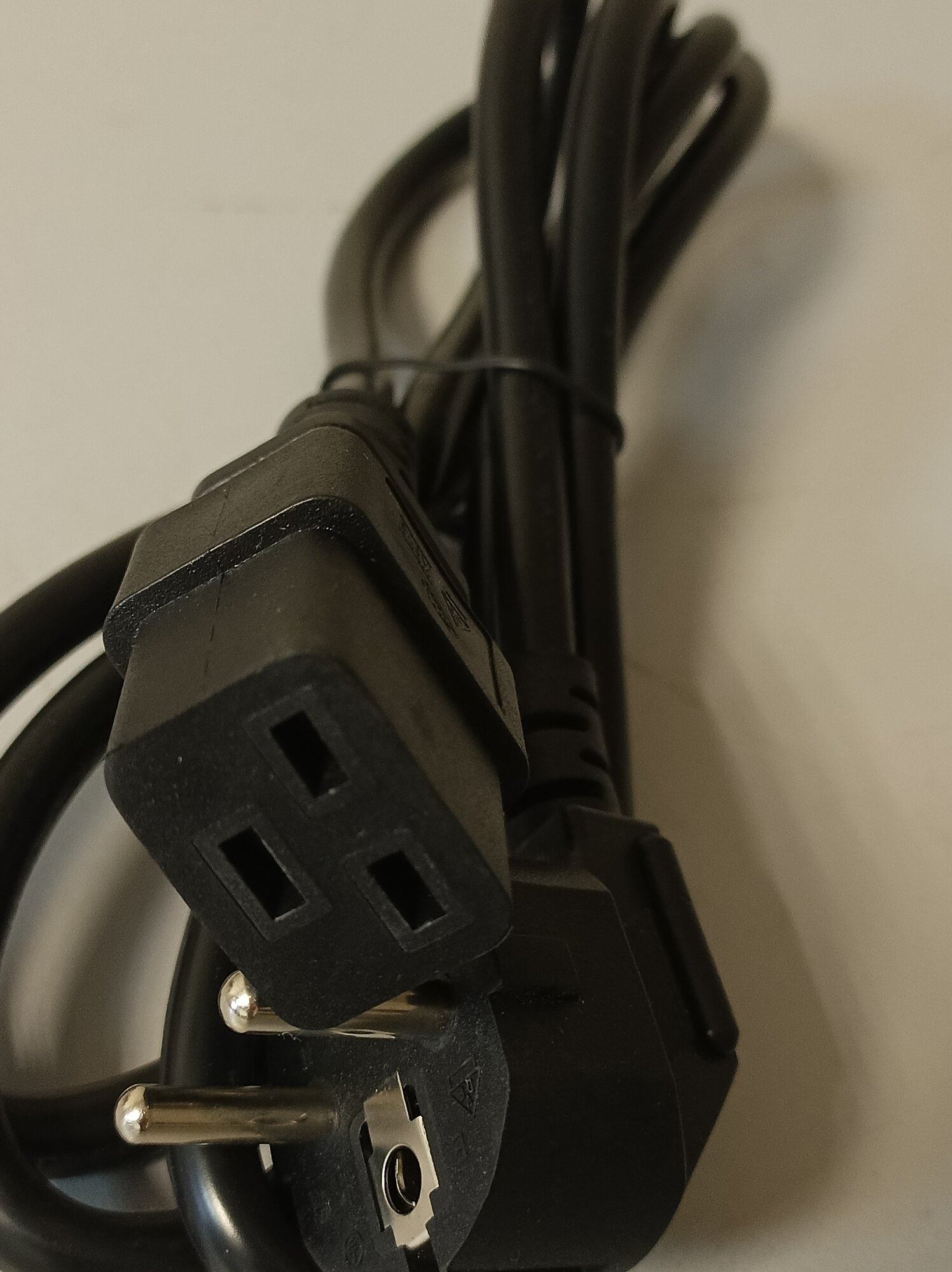 Кабель питания CISCO CAB-CEE77-C19-EU CEE 7/7 to IEC-C19 1.8m Europe