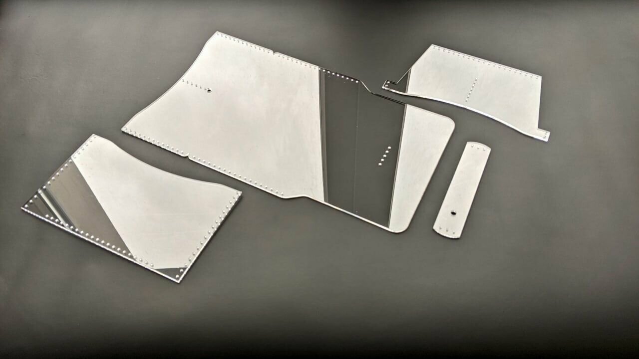 Лекало для шитья кожи из акрила - выкройка Докхолдер с клапаном MAXIMOV