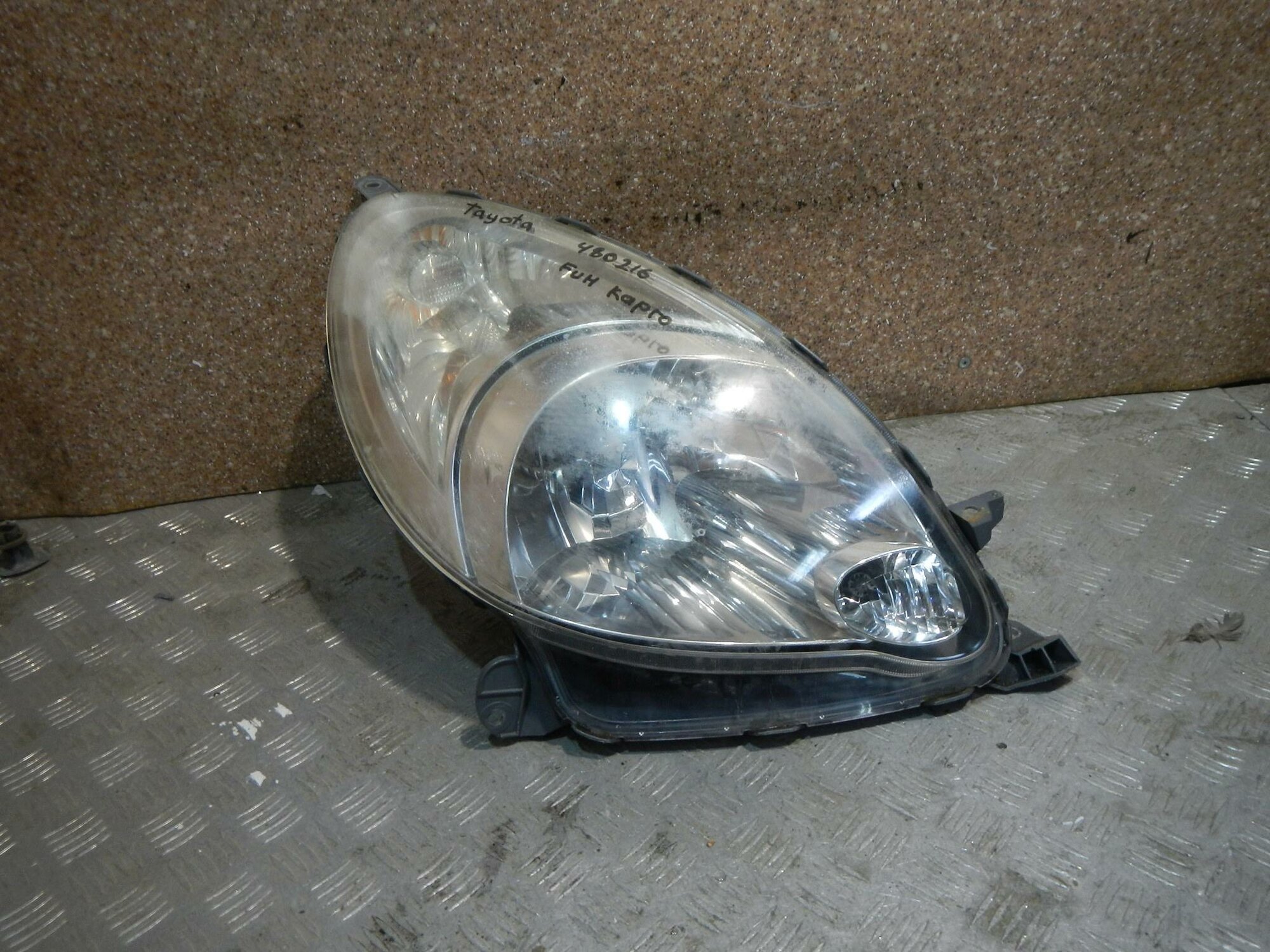 Б/У Фара правая, Toyota (Тойота)-FUNCARGO TOYOTA FUNCARGO ксенон с блоком и лампой царапины 480216 TOYOTA арт. 2000917243...
