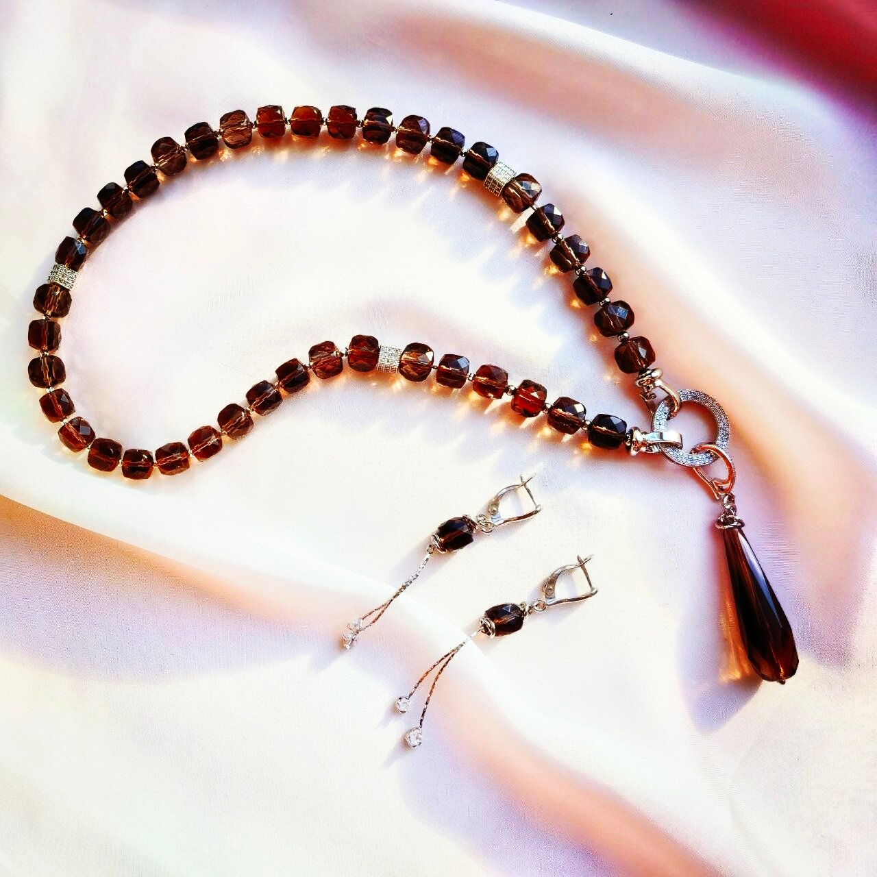 Комплект бижутерии: подвеска, колье, серьги, раухтопаз