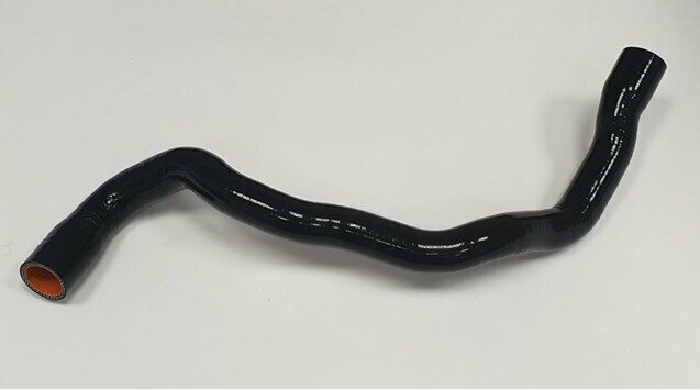 Патрубок радиатора Skoda Fabia, Rapid, Roomster/VW Polo с 2010г, нижний, 6R0122051AS (черный силикон)