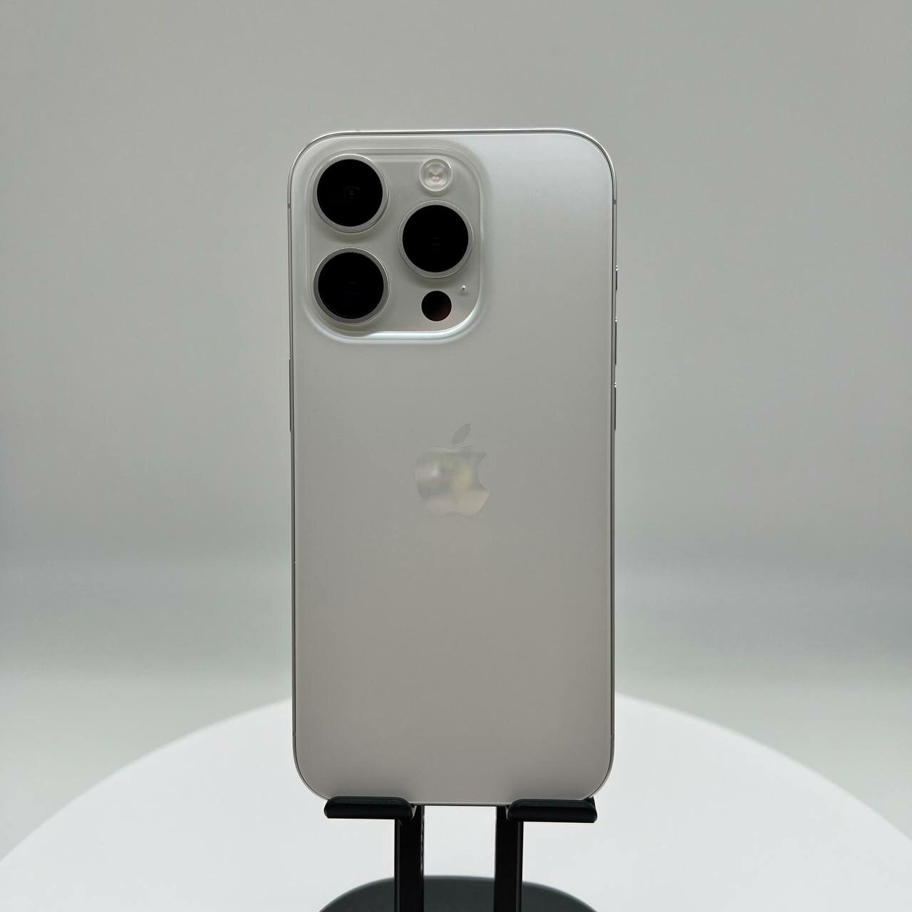 Смартфон Apple iPhone 15 Pro 1 ТБ, Dual: nano SIM + eSIM, белый титан