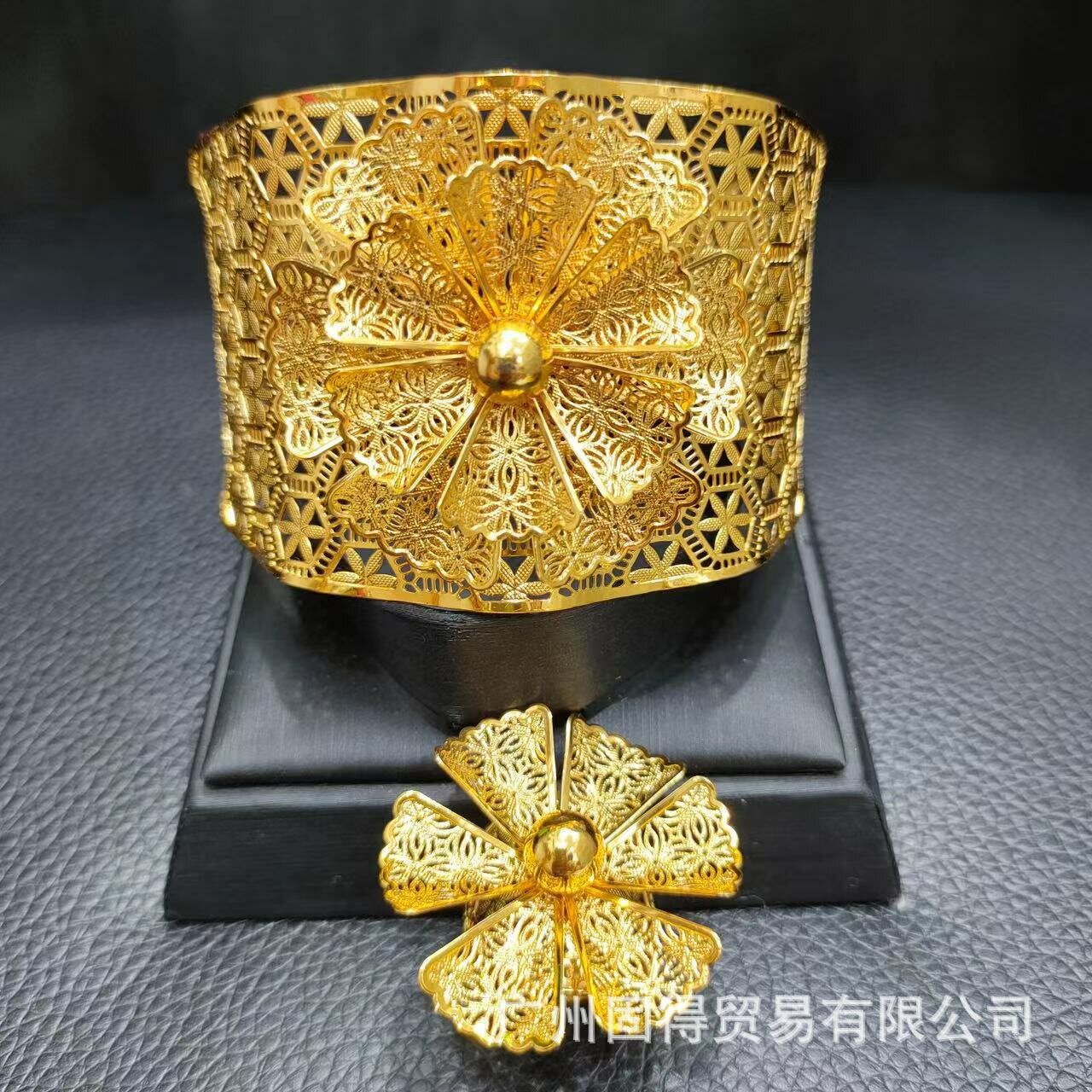 Комплект бижутерии