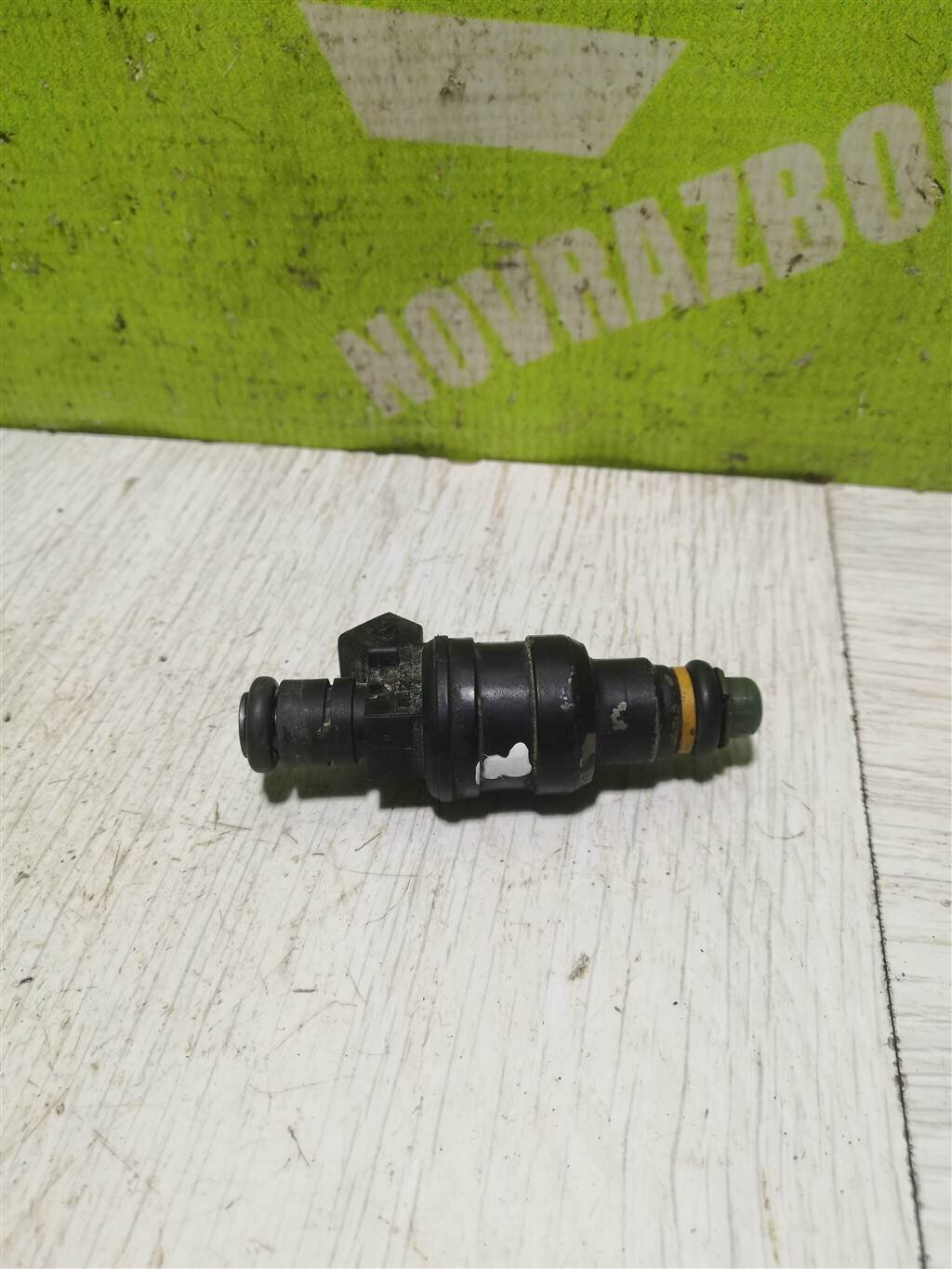 Форсунка инжекторная VW Passat B5 96-00