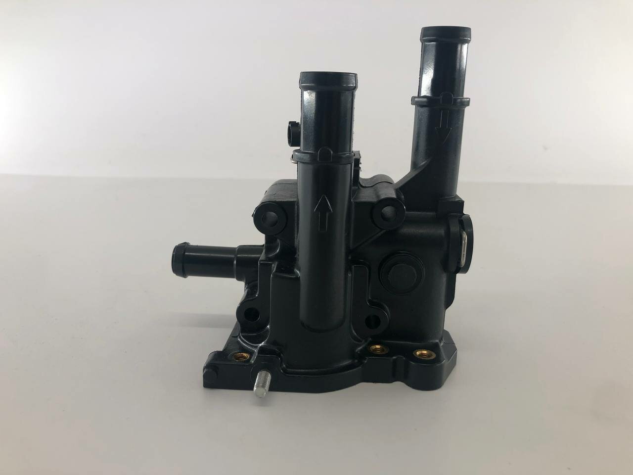 LUZAR Корпус термостата (без термостата) (текстолит) Chevrolet Aveo , Cruze / OPEL Astra J , Insingnia, Zafira C, Mokka; 55564890