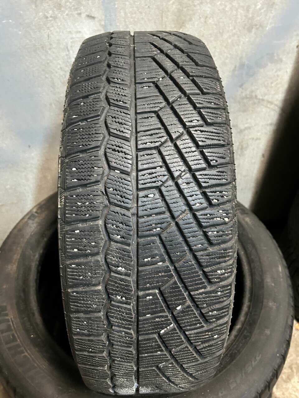 205/60 R16 96T Continental ContiVikingContact 5 остаток:6.5 мм год:2013 арт:9ef3df97