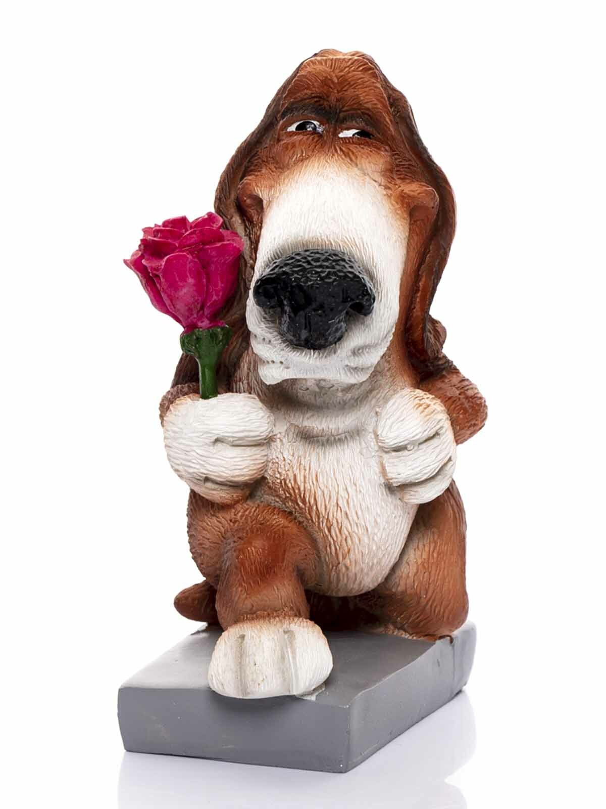 Фигурка коллекционная Собака Бассет Хаунд - Цветы для Леди, 10 см