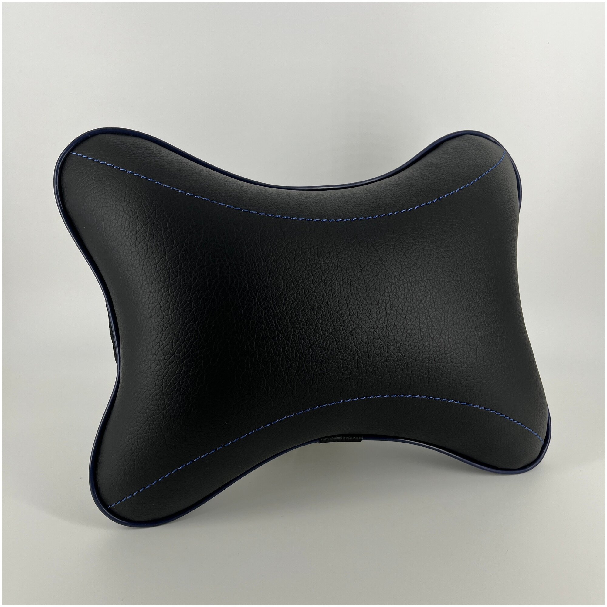 Черная автомобильная подушка под шею с синей строчкой и кантом. Автоаксессуары в салон автомобиля Brave Elephant