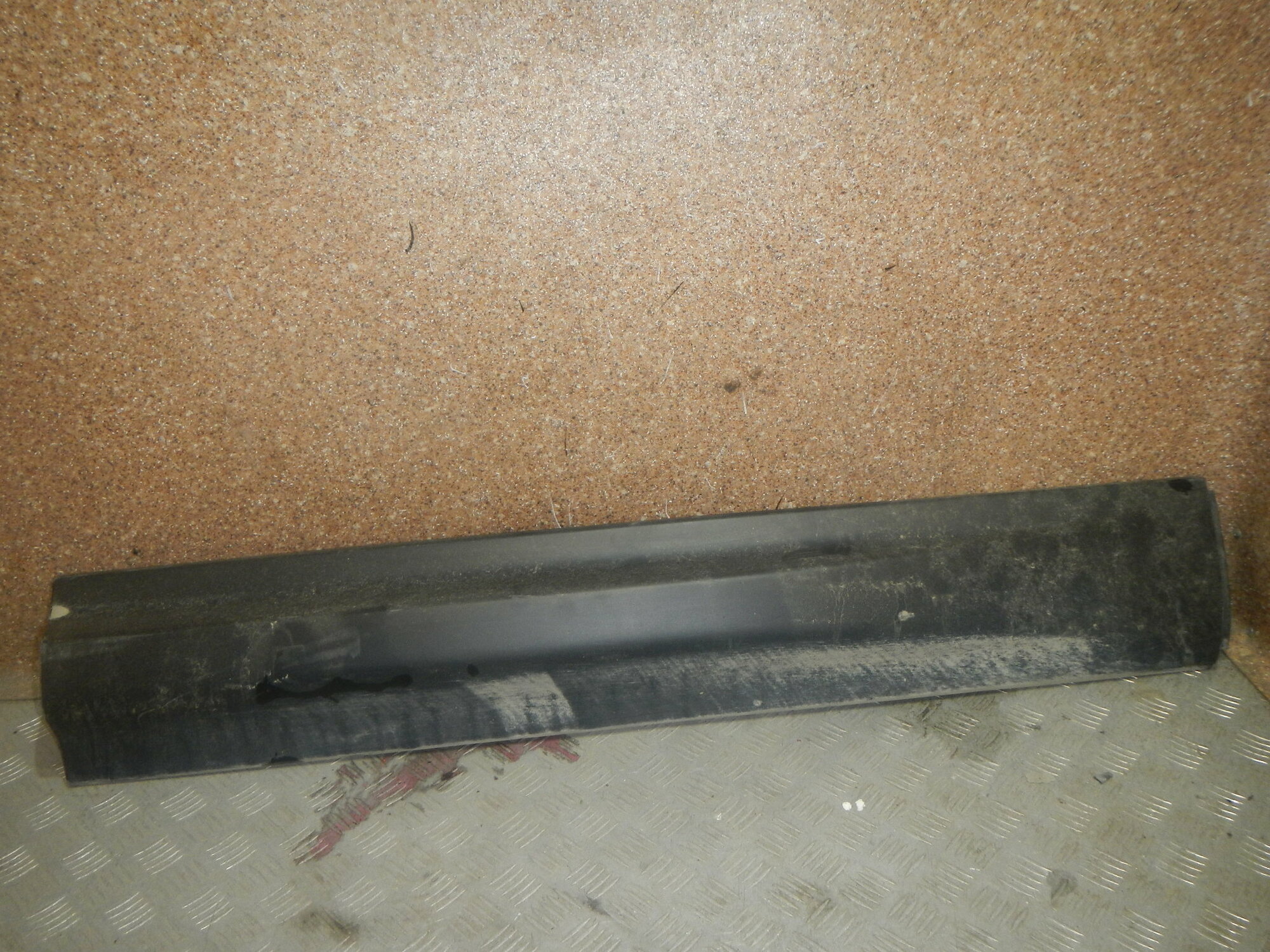 Б/У Молдинг двери передней правой, Land Rover (Ленд Ровер)-RANGE SPORT (13-) LAND ROVER RANGE ROVER SPORT (13-) Царапин...