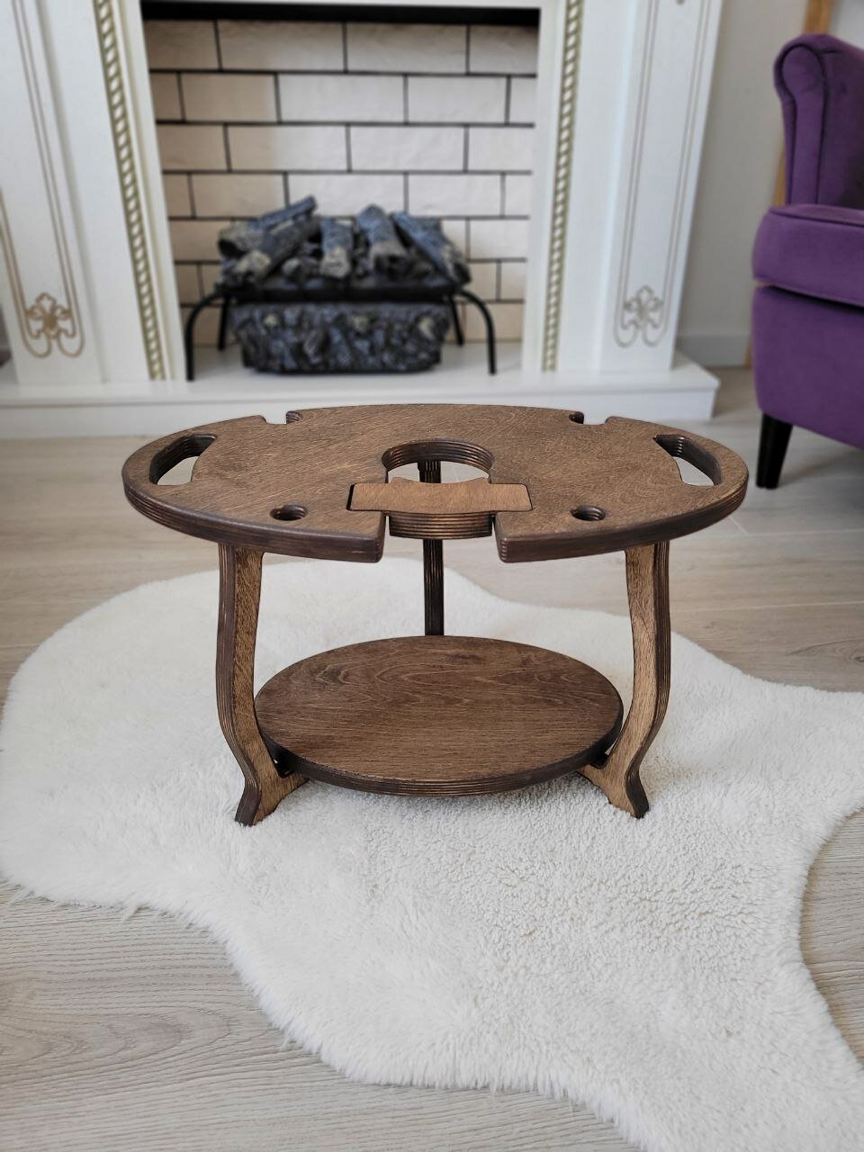 Винный столик из дерева овальный с отверстиями под бокалы с фиксатором