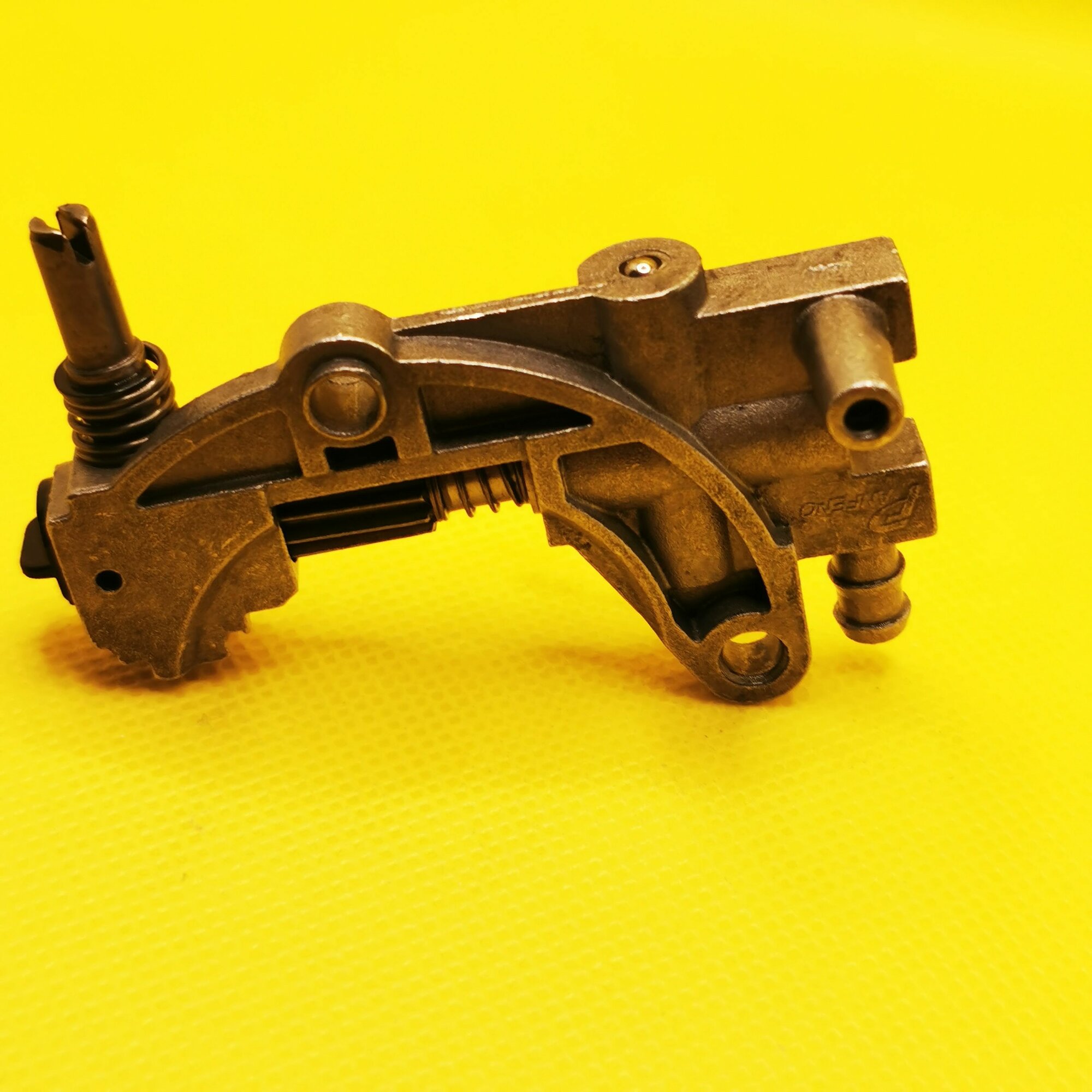 Маслонасос для бензопил 4500-6200 (Champion 55/250/251/256/362) (IGP) 1800005