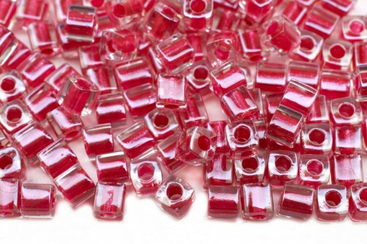 Бисер японский Miyuki Cube кубический 3мм #2603 хрусталь/малиновый, окрашенный изнутри, 10 грамм