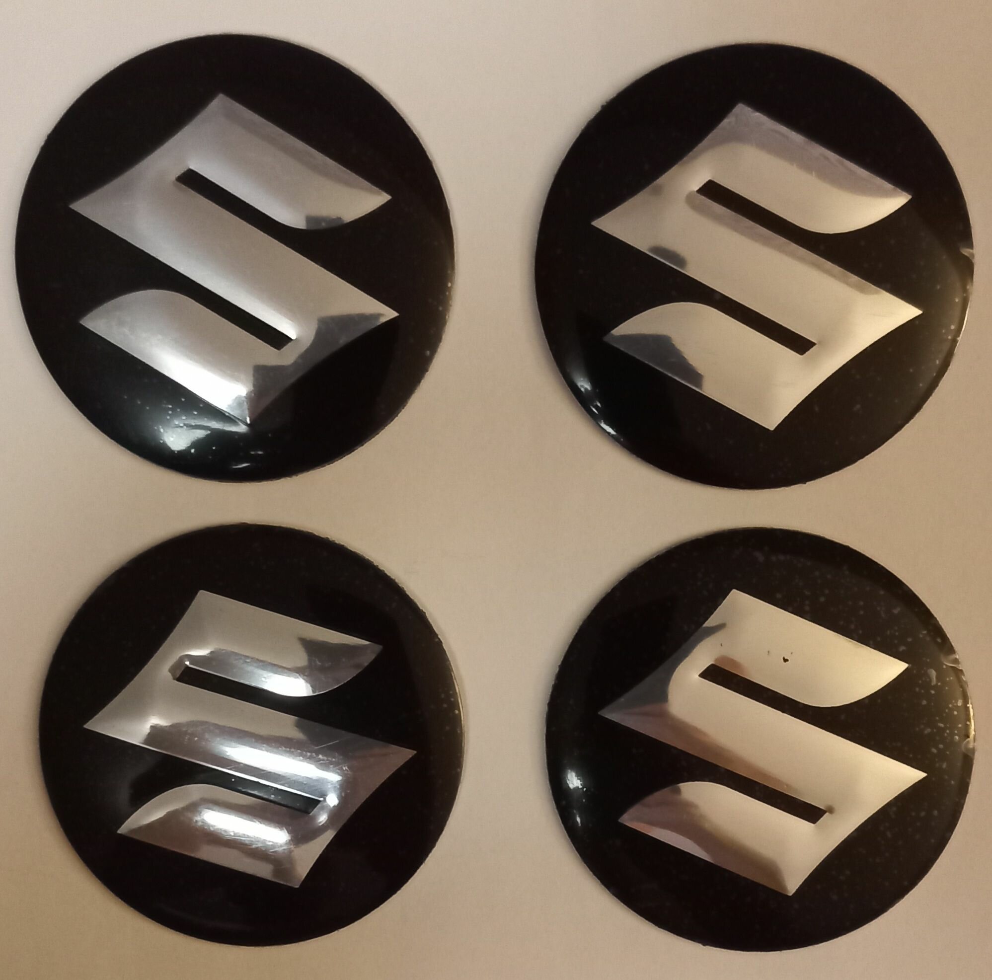 Наклейки Сузуки Suzuki на диски и колпаки D 65 mm