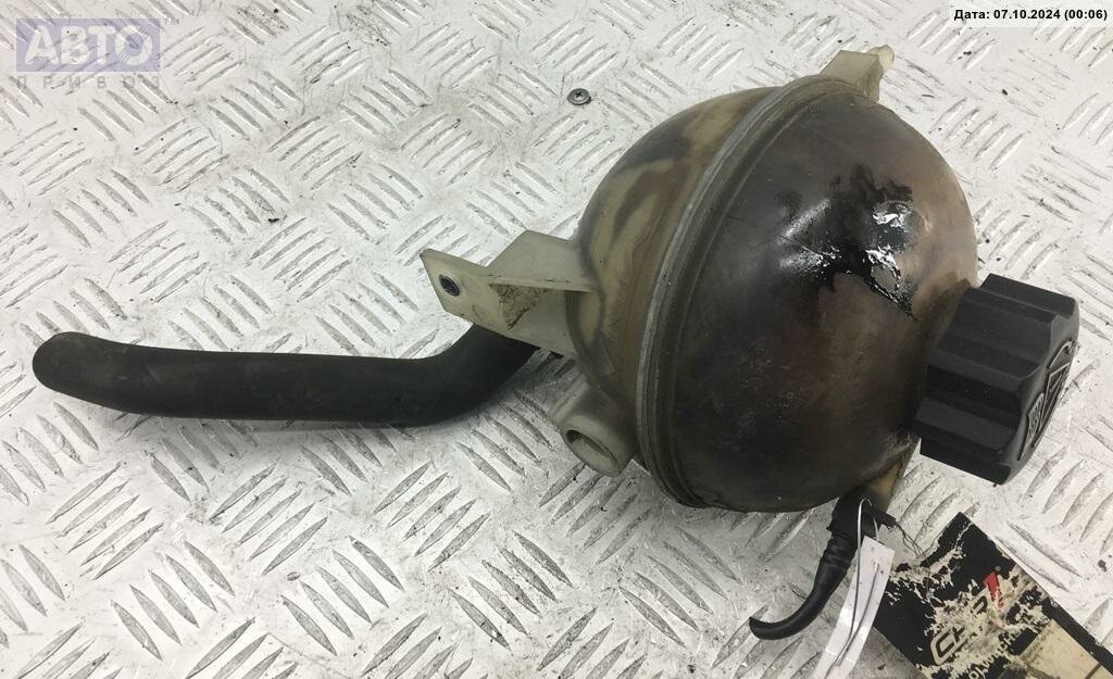 Бачок расширительный Peugeot 307