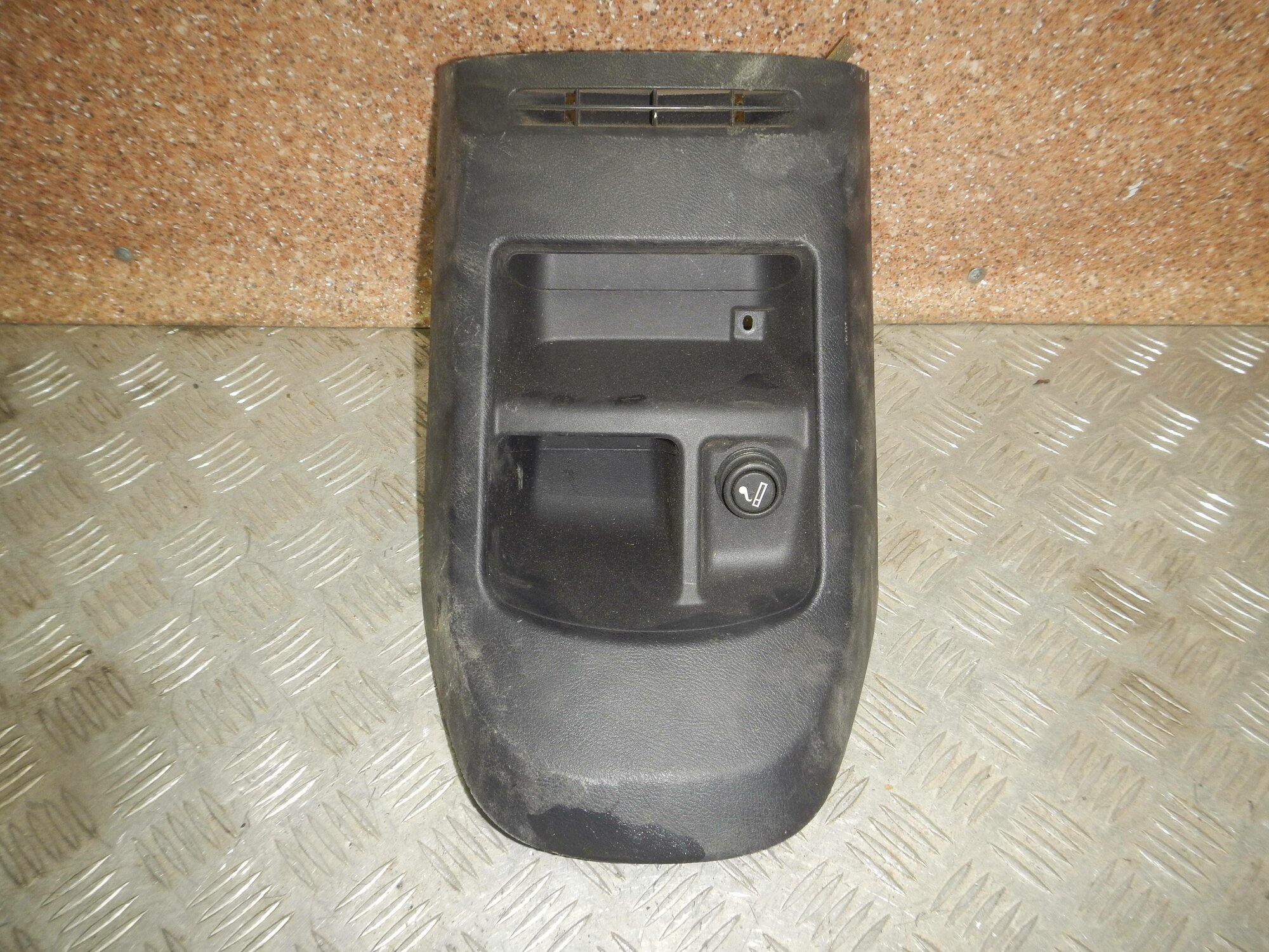 Б/У Консоль, Honda (Хонда)-CRV (07-) HONDA CRV (07-12) задняя крышка Царапины 257600 HONDA арт. 77290SWAA01020