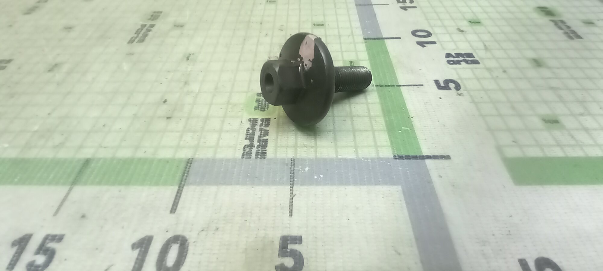 Болт демпферного шкива коленчатого вала Nissan 1,2