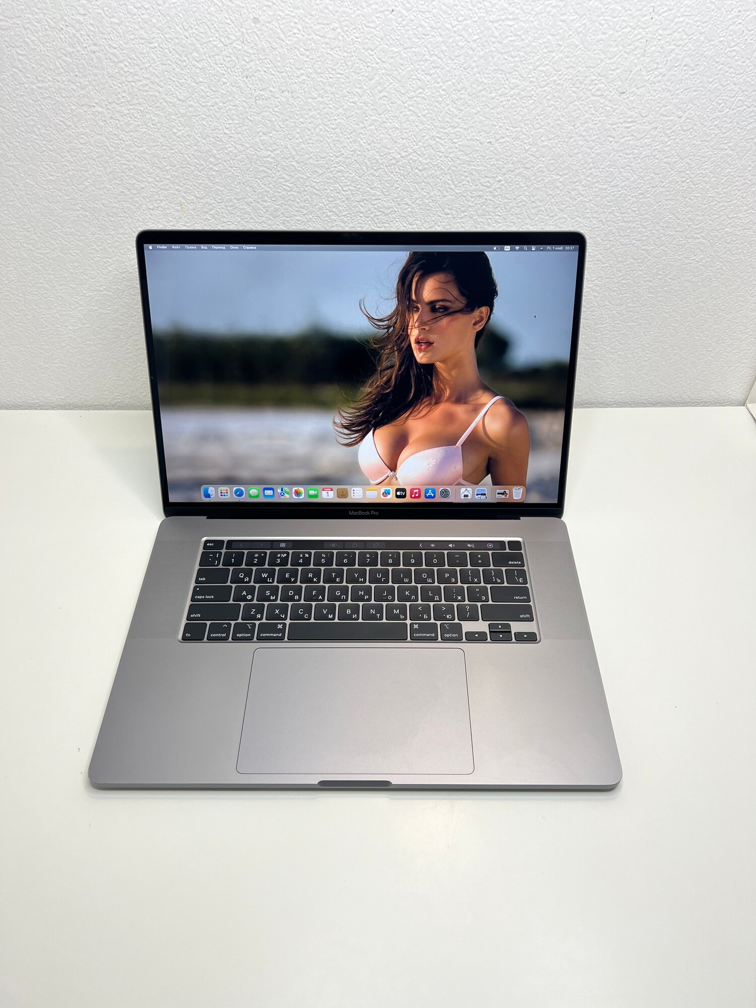 Macbook Pro 16 Intel Core i9 2.4GHz 32GB 512SSD Radeon Pro 5500M 8GB VRAM
