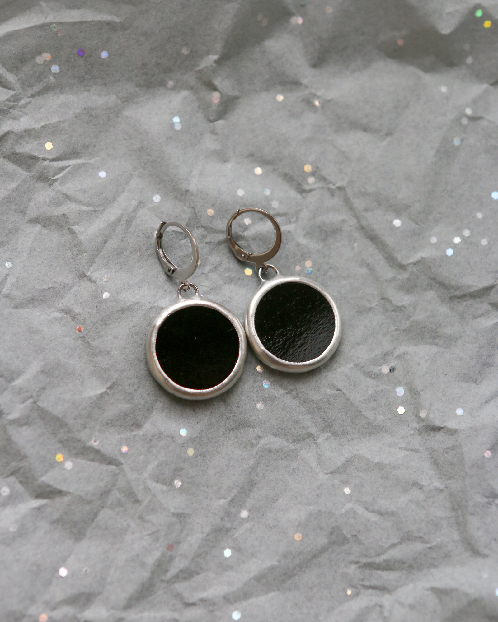 Серьги с подвесками, стекло