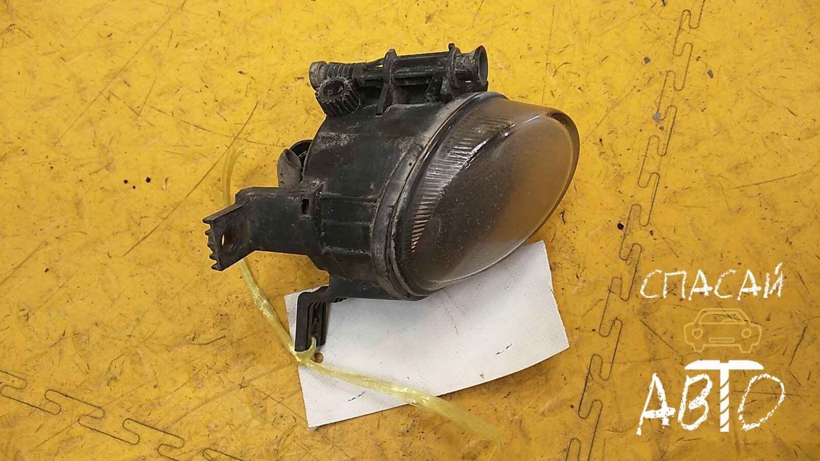 Фара противотуманная A4 (B7) Audi 8E0941699C