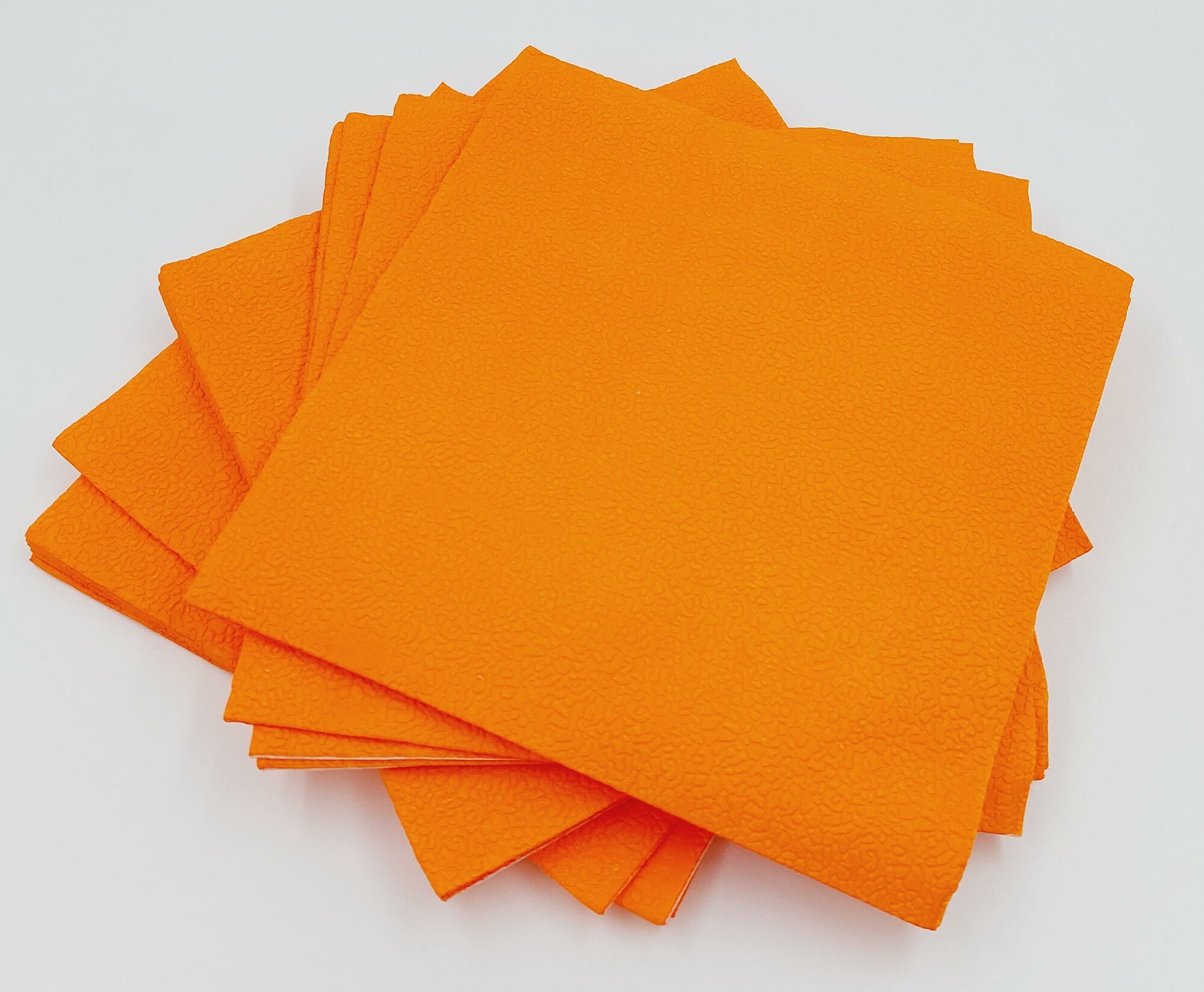 Салфетки бумажные New line COLOR "Оранжевые" 2 слоя, 20 листов, 33*33 см