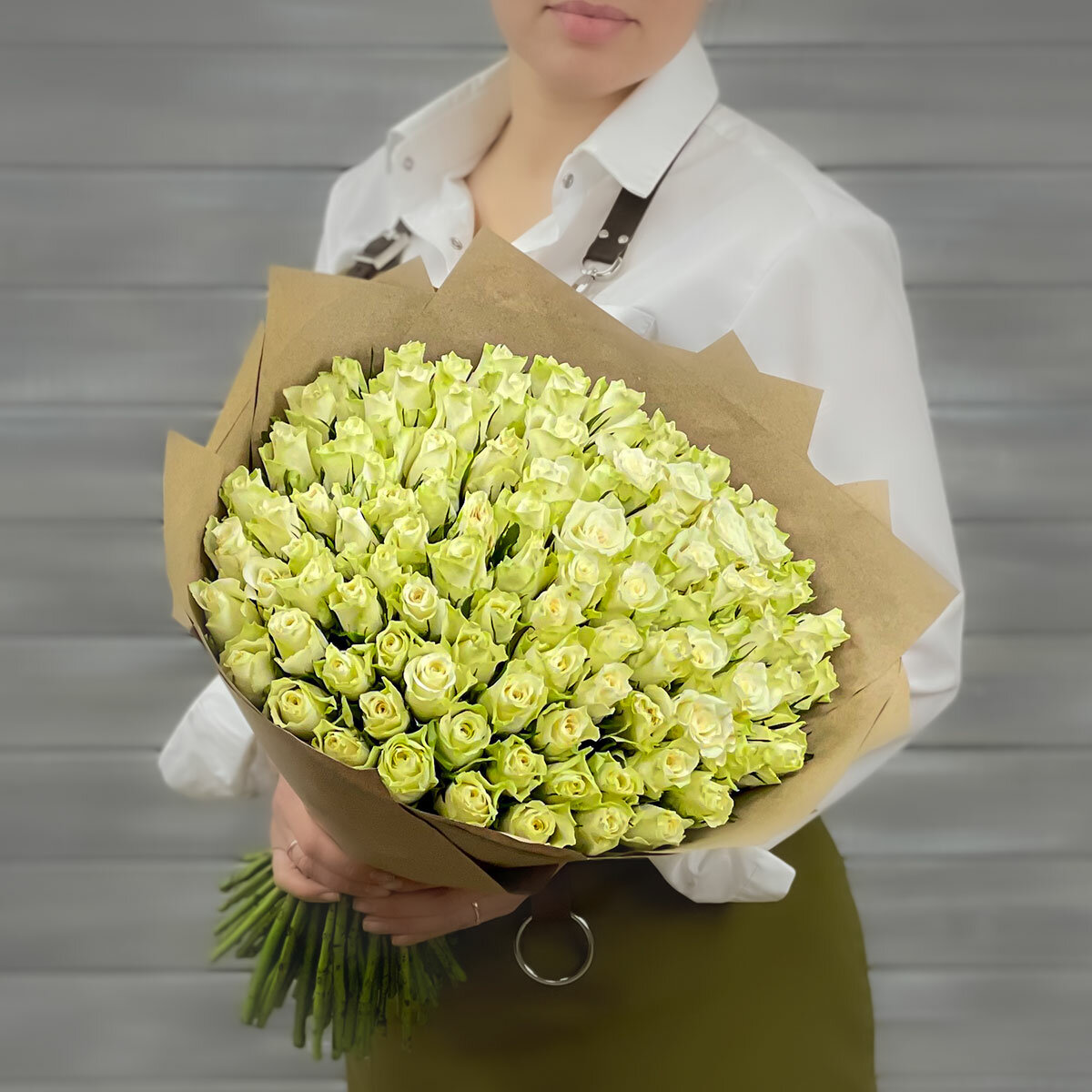 Монобукет Букет Маркет, розы, 75 шт, 40см, крафт-бумага, белый