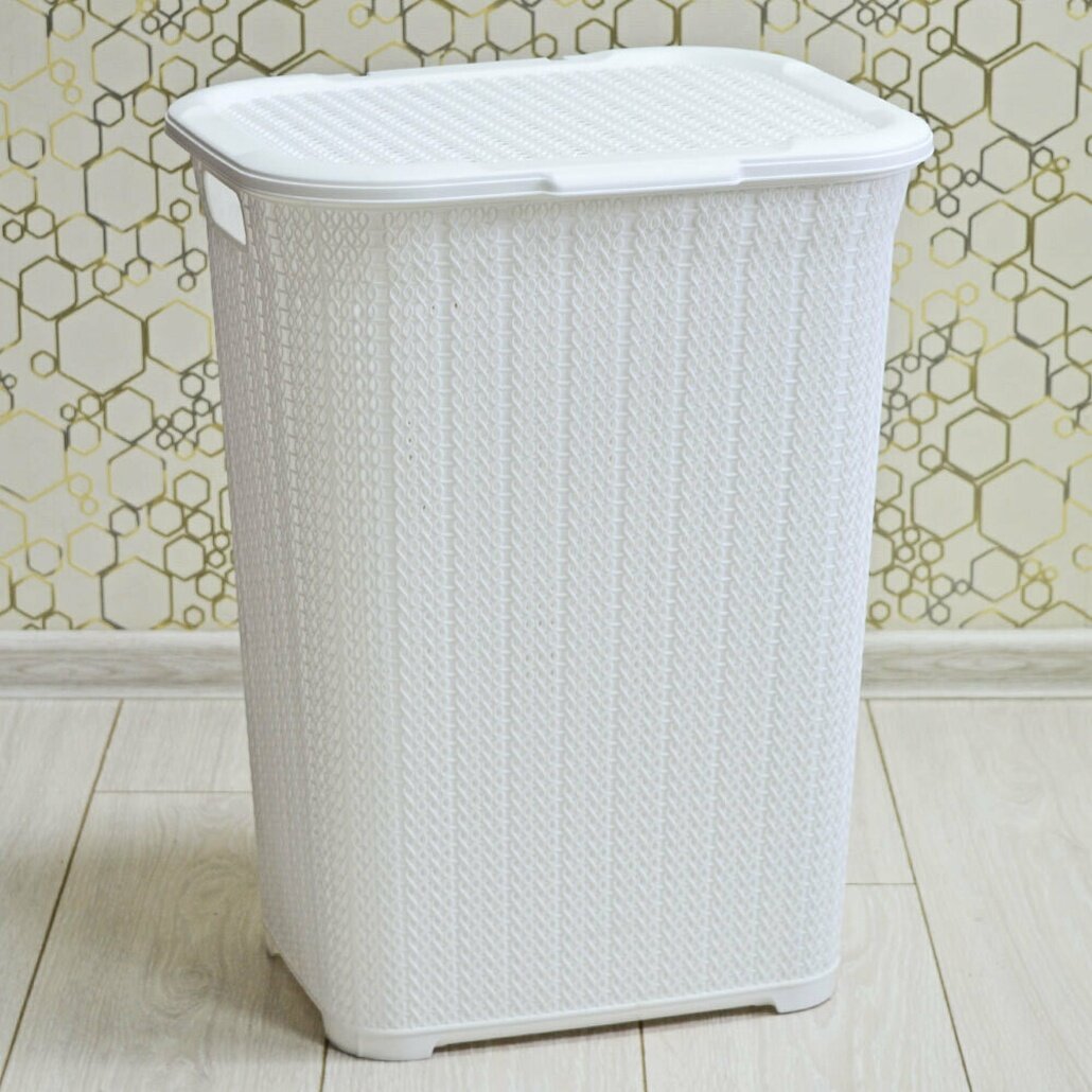 Корзина для белья 50л с крышкой, пластик, белый, узор «Вязаный»