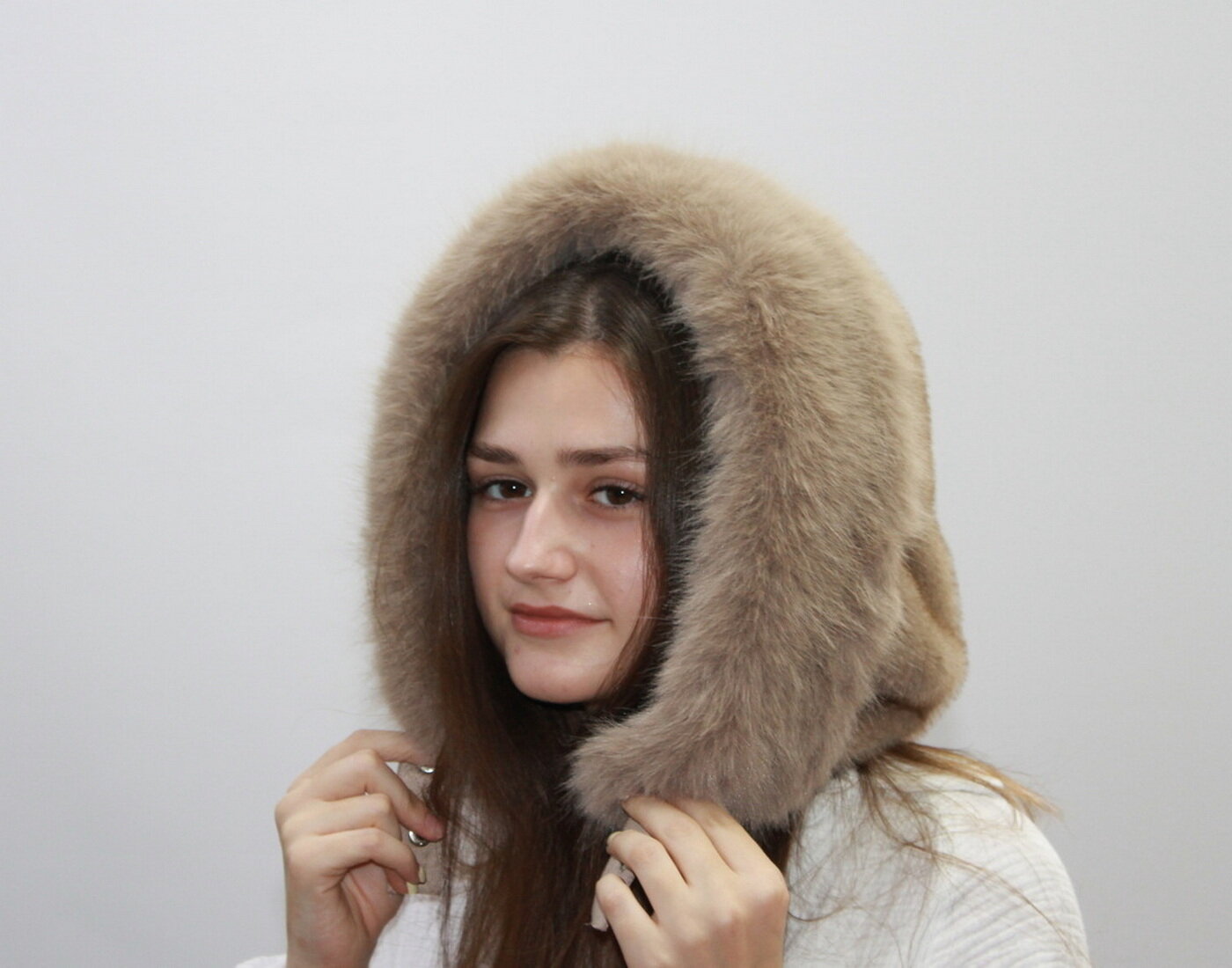 Капор капюшон из эко меха, Мария для женщин
