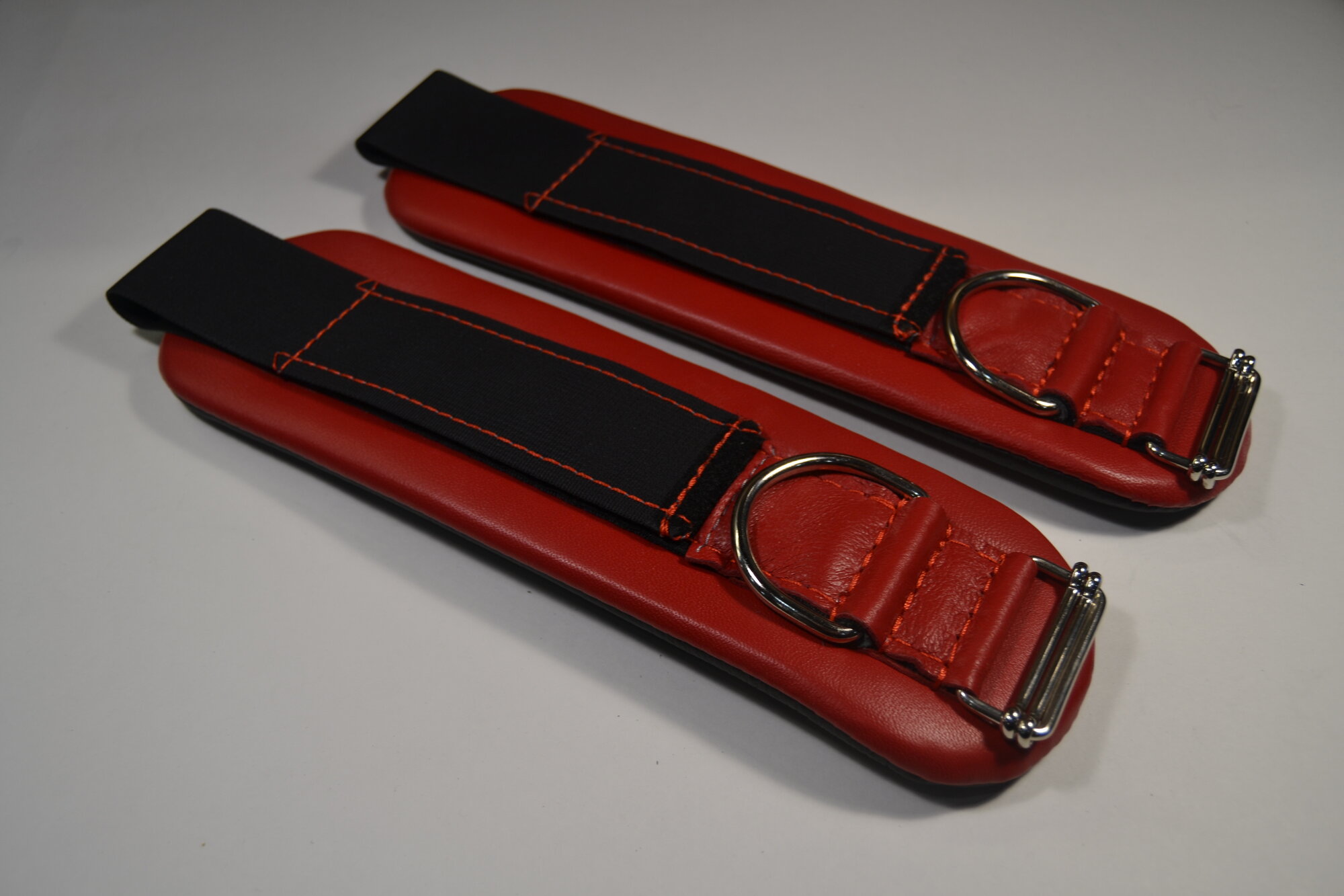 Манжеты для ног Bendy Body цветные, кожаные, с креплением на липучке