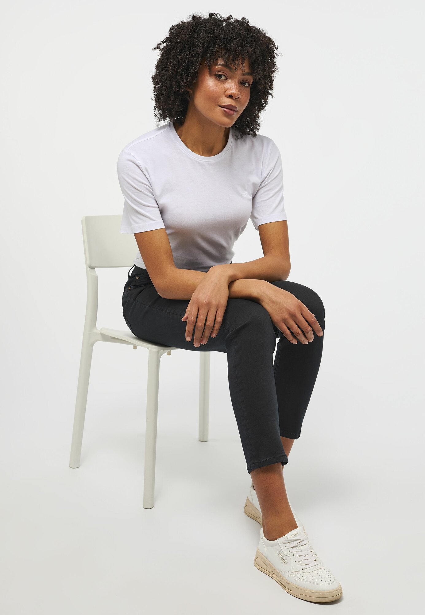 Джинсы зауженные Style Crosby Relaxed Slim 