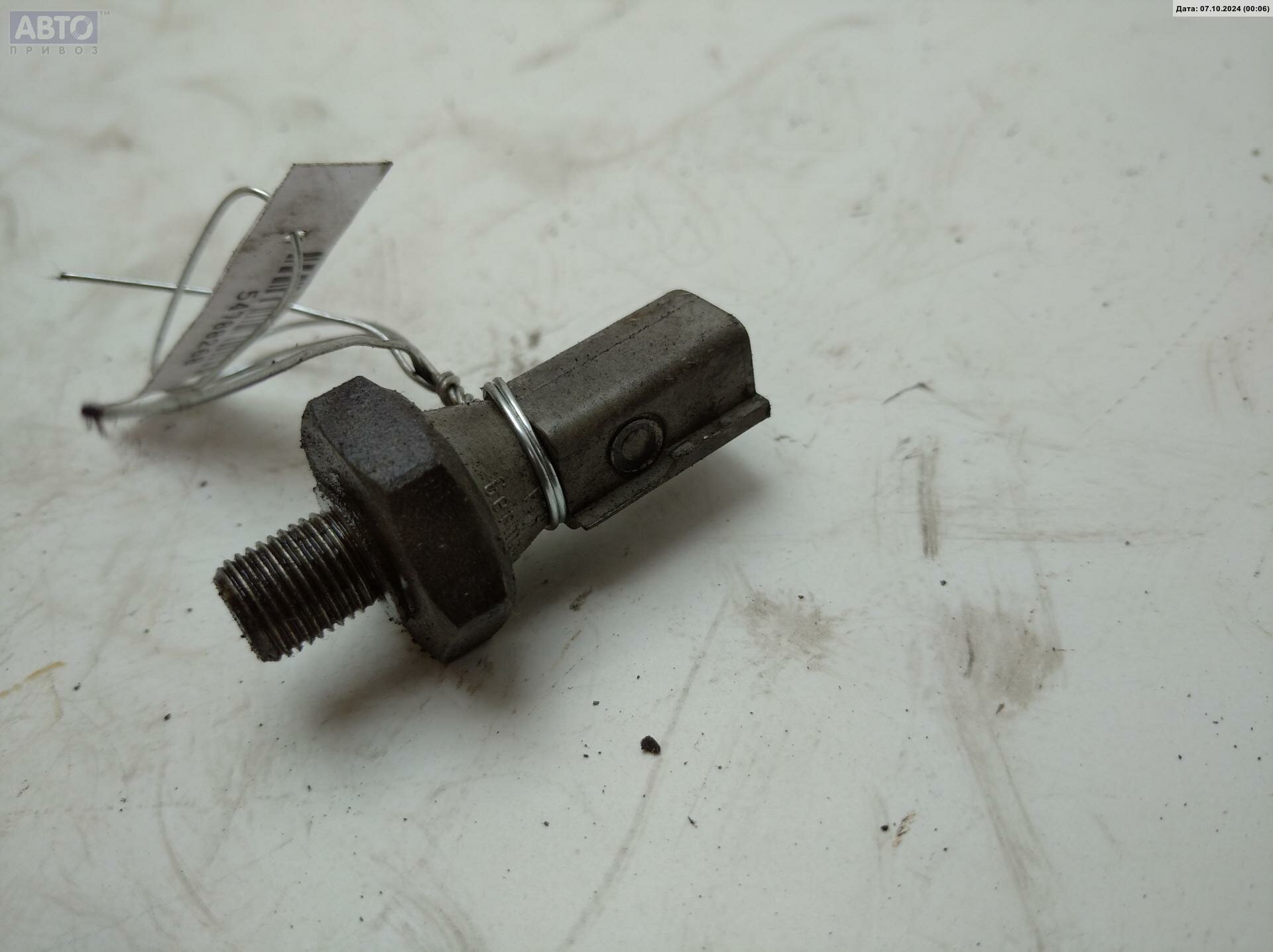 Датчик давления масла Volkswagen Transporter T5