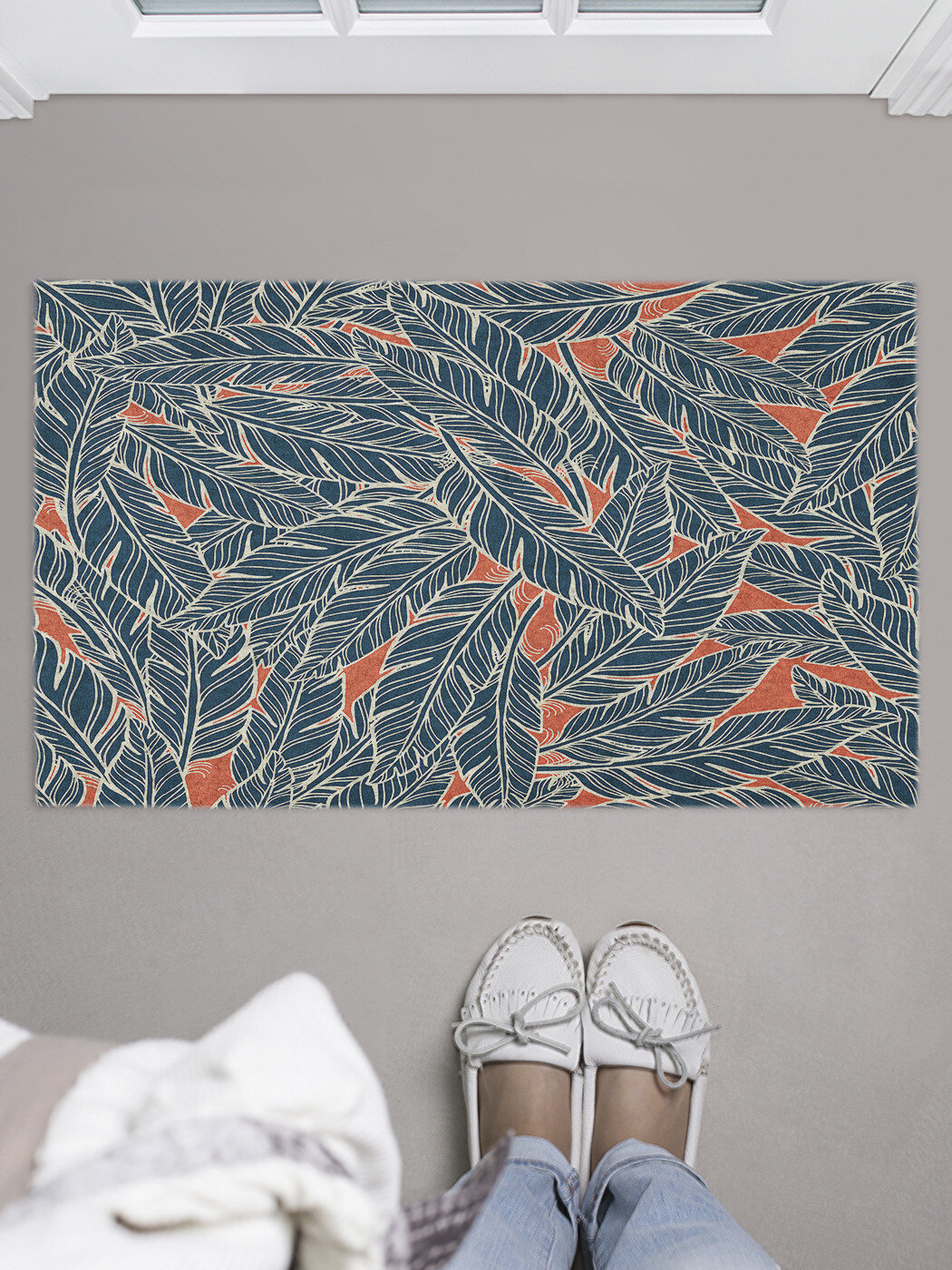 Коврик придверный в прихожую с принтом "Перья вразброс" 45x75 см , JoyArty