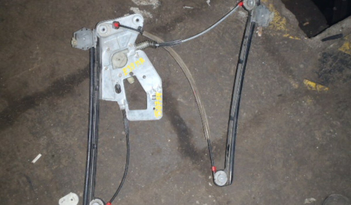 Стеклоподъемник передний правый 5-серия E39 BMW 51338159832