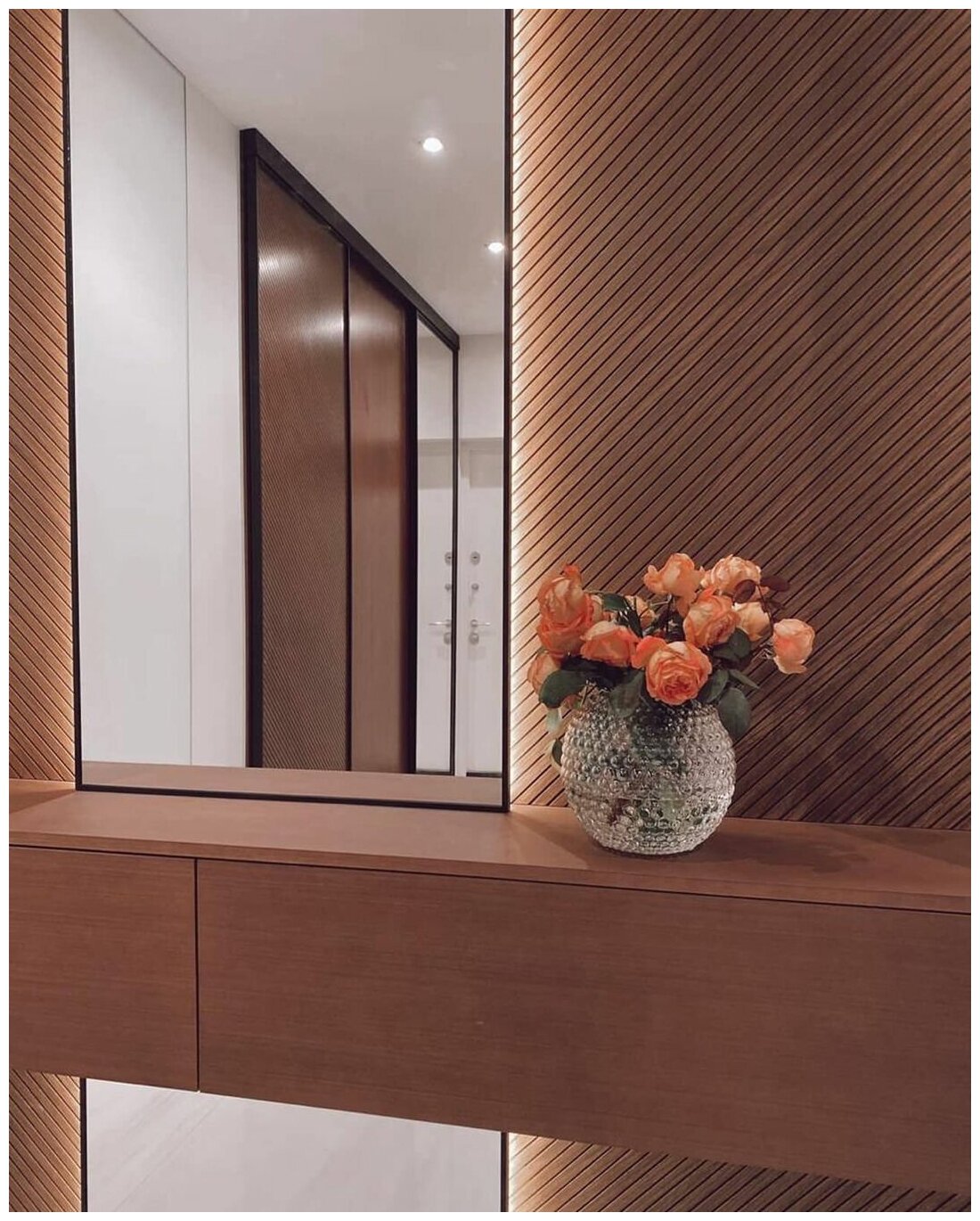 Фрезерованная МДФ панель в шпоне Сосны. Стоимость указана за 1 кв. м. Брус Декор