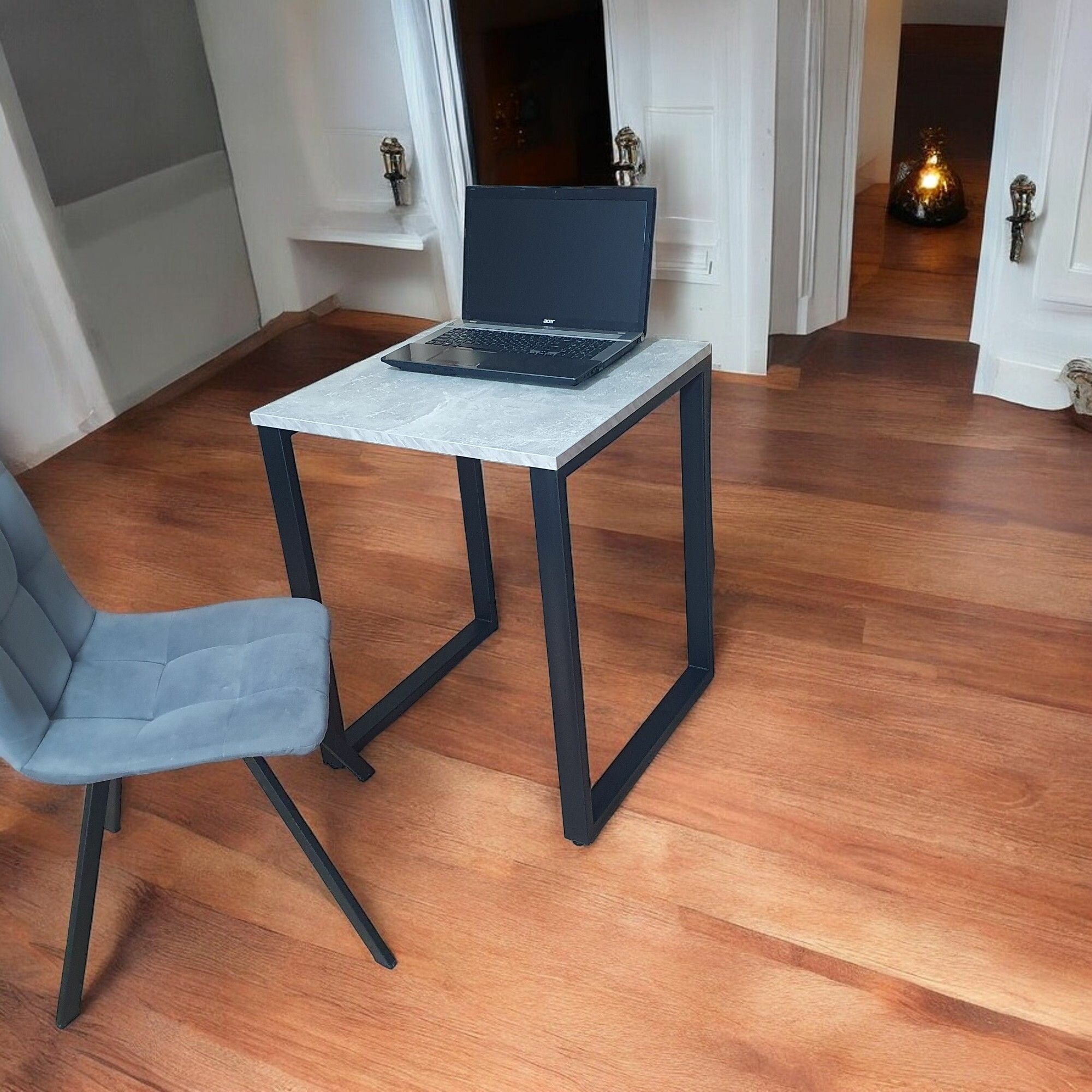 Компьютерный стол/ Лофт, 60*60 см, цвет столешницы Бетон светлый, Ножки лофт черные