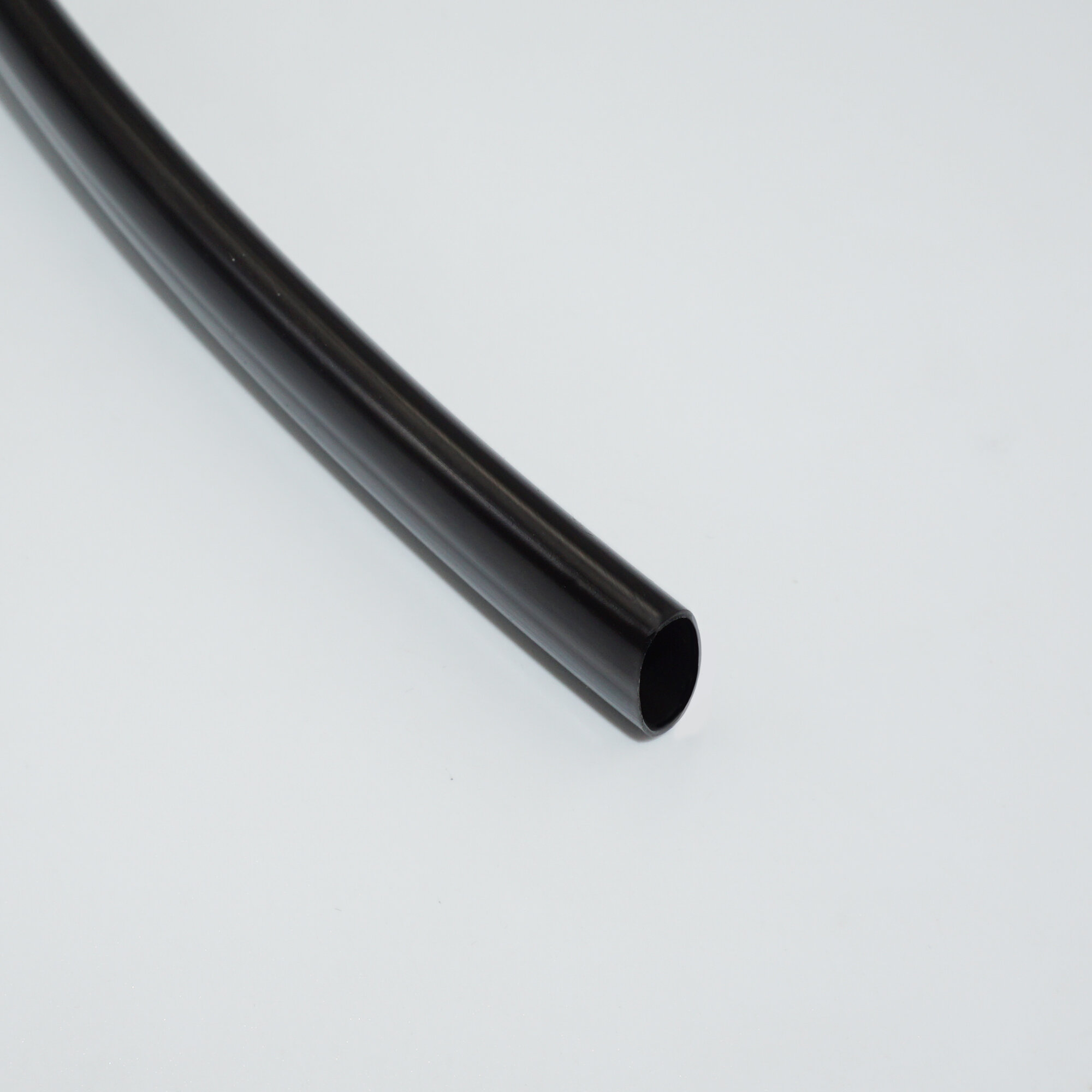 Трубка термоусаживаемая ТТЭ-С 12/6 черная (1 м)