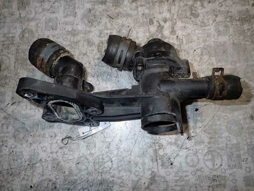 Корпус термостата Volkswagen Polo 4 03C121111B арт. 300873