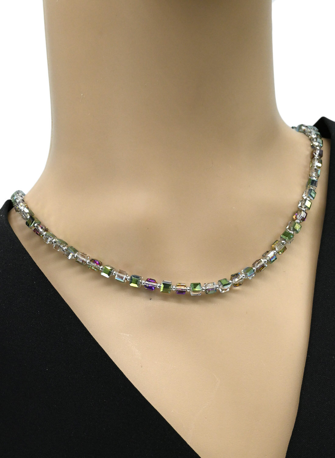 Бусы, циркон