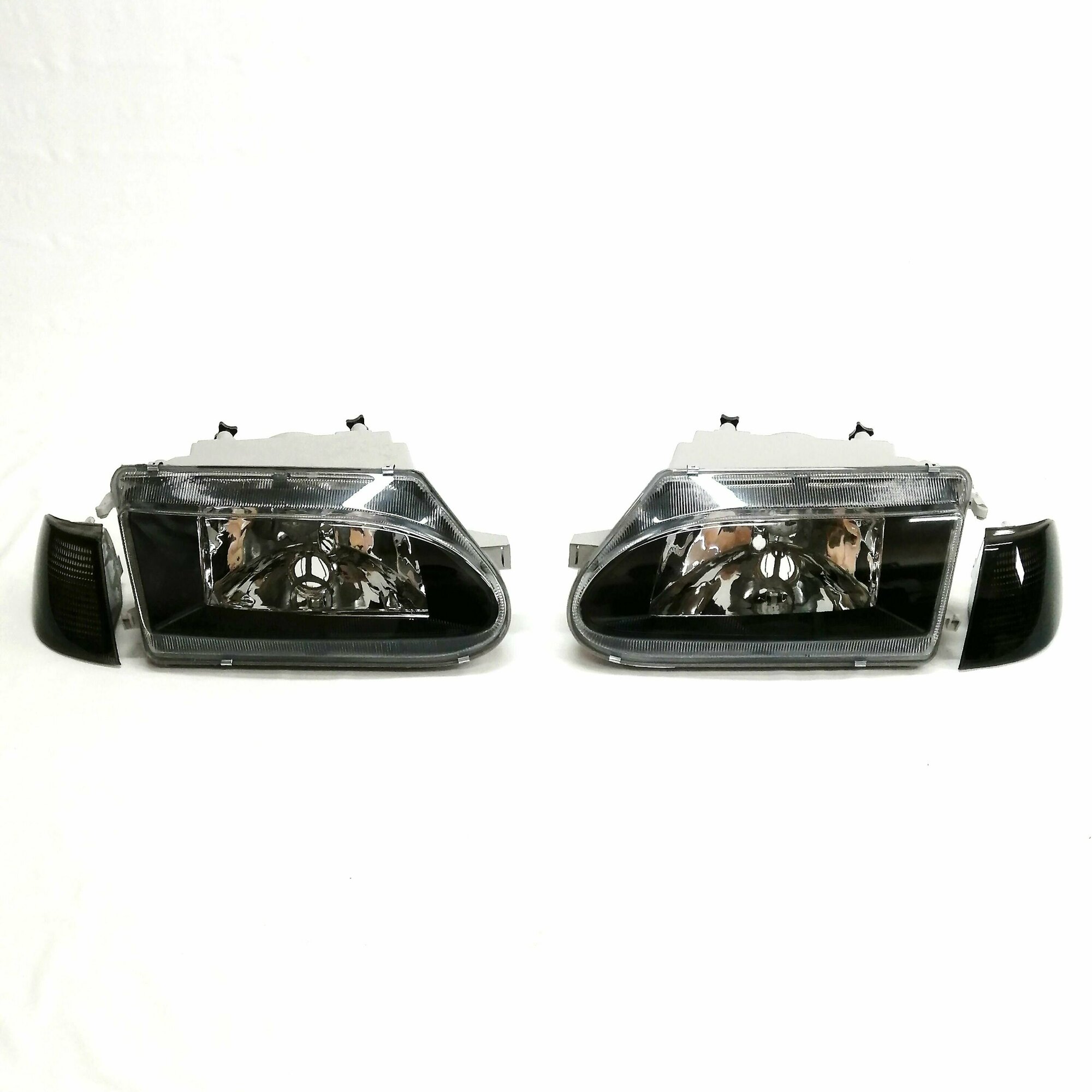 Фары черные для LADA Samara ВАЗ 2113, 2114, 2115 с черными указателями поворота.
