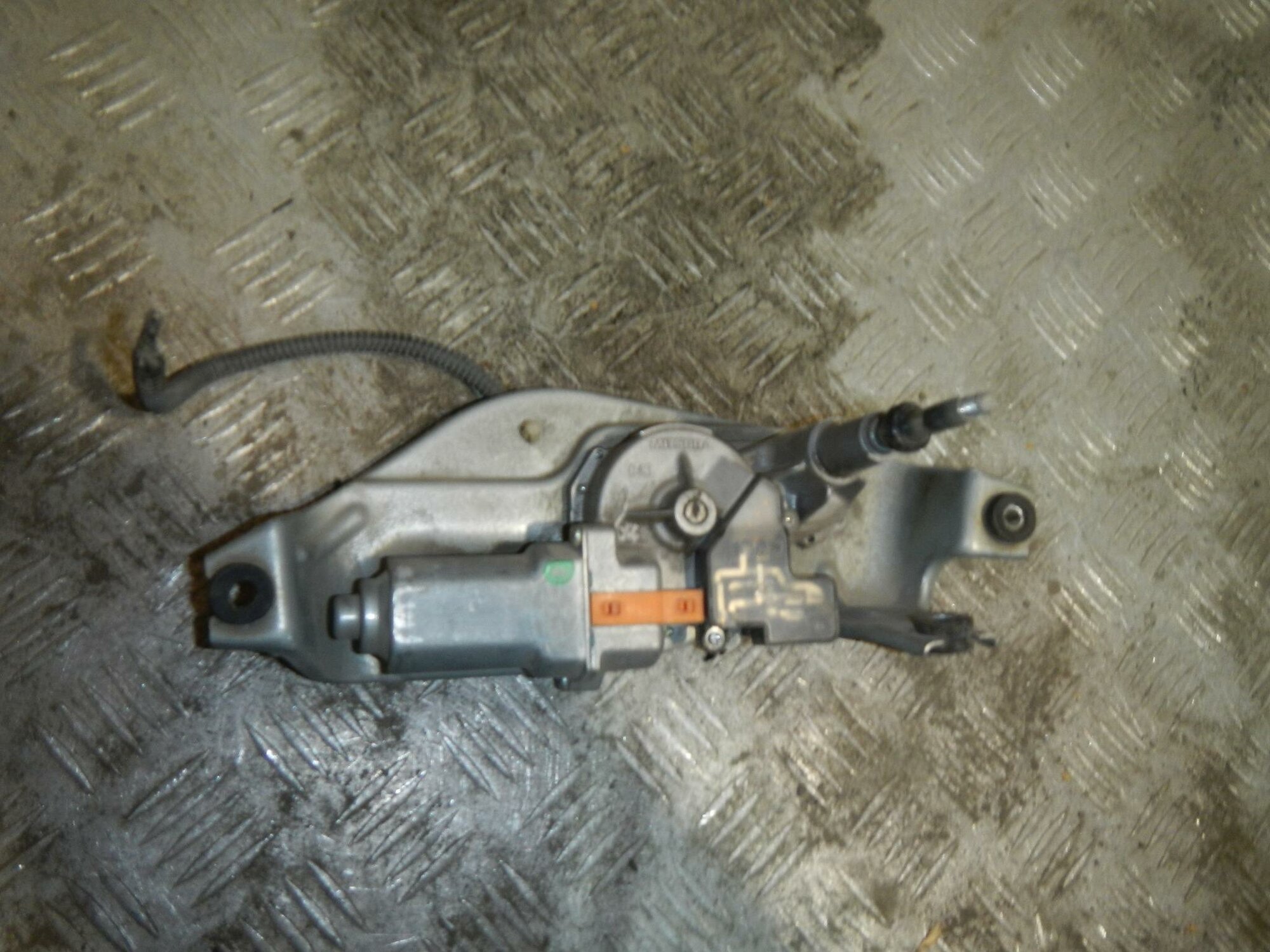 Б/У Моторчик стеклоочистителя задний, Honda (Хонда)-FREED (08-16) HONDA FREED (08-16) без повреждений. 479335 HONDA арт....