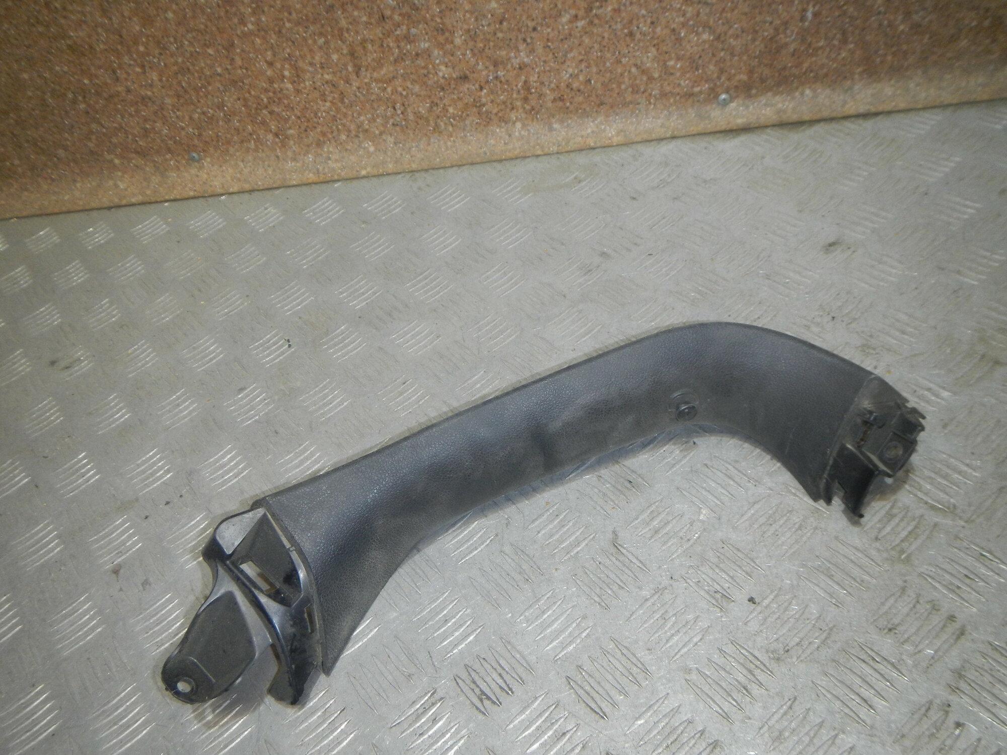 Б/У Обшивка двери багажника, KIA (Киа)-CEED (12-18) KIA CEED (12-18) правая, хетч Потертости. 526228 Hyundai-KIA арт. 817...