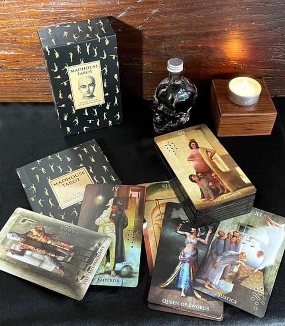 Карты Таро "Madhouse tarot", Tarotmania / Таро Сумасшедшего Дома
