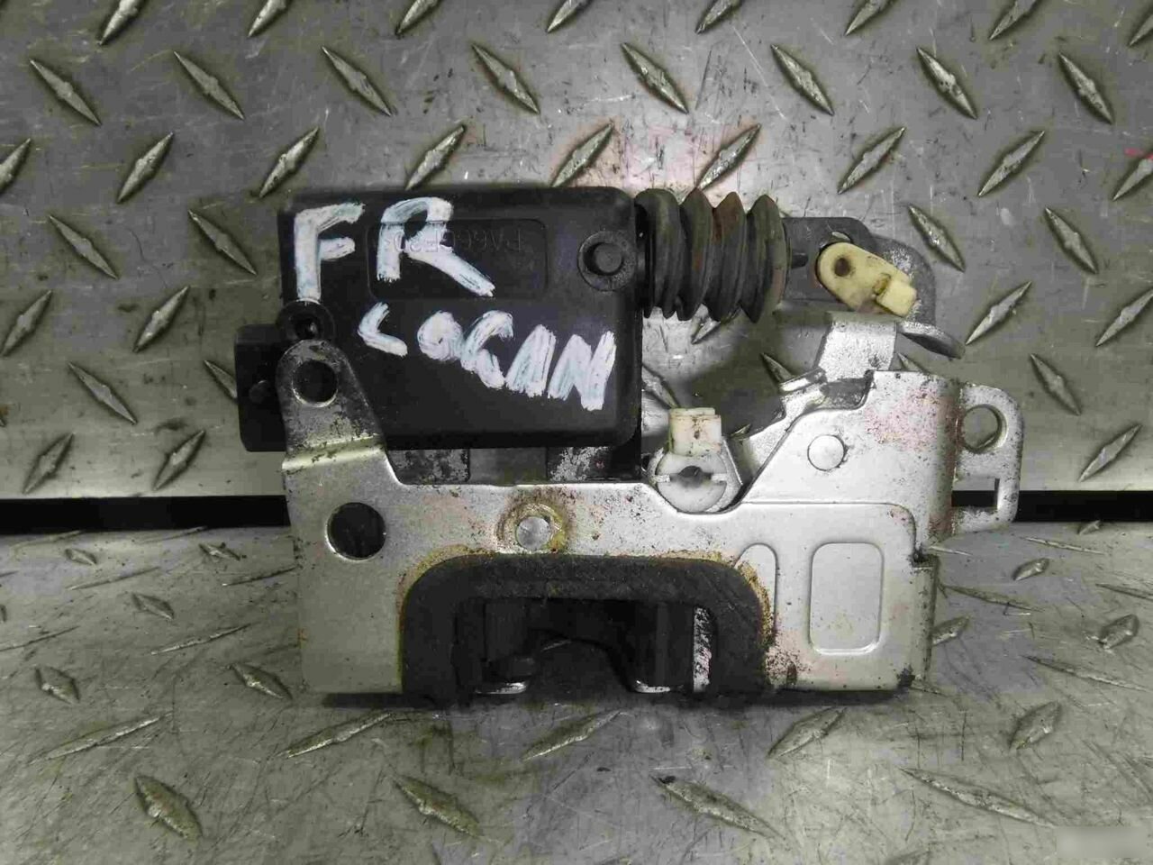 Замок двери передней правой Renault Logan I рестайлинг (2009—2015) 8200928448