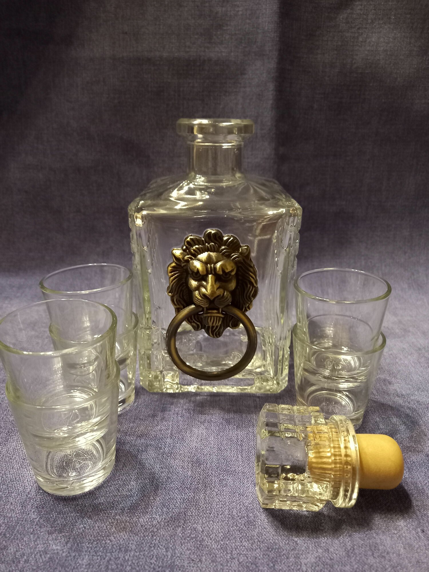 Графин 0,7л Лев + 6 стопок 50мл в подарочной коробке