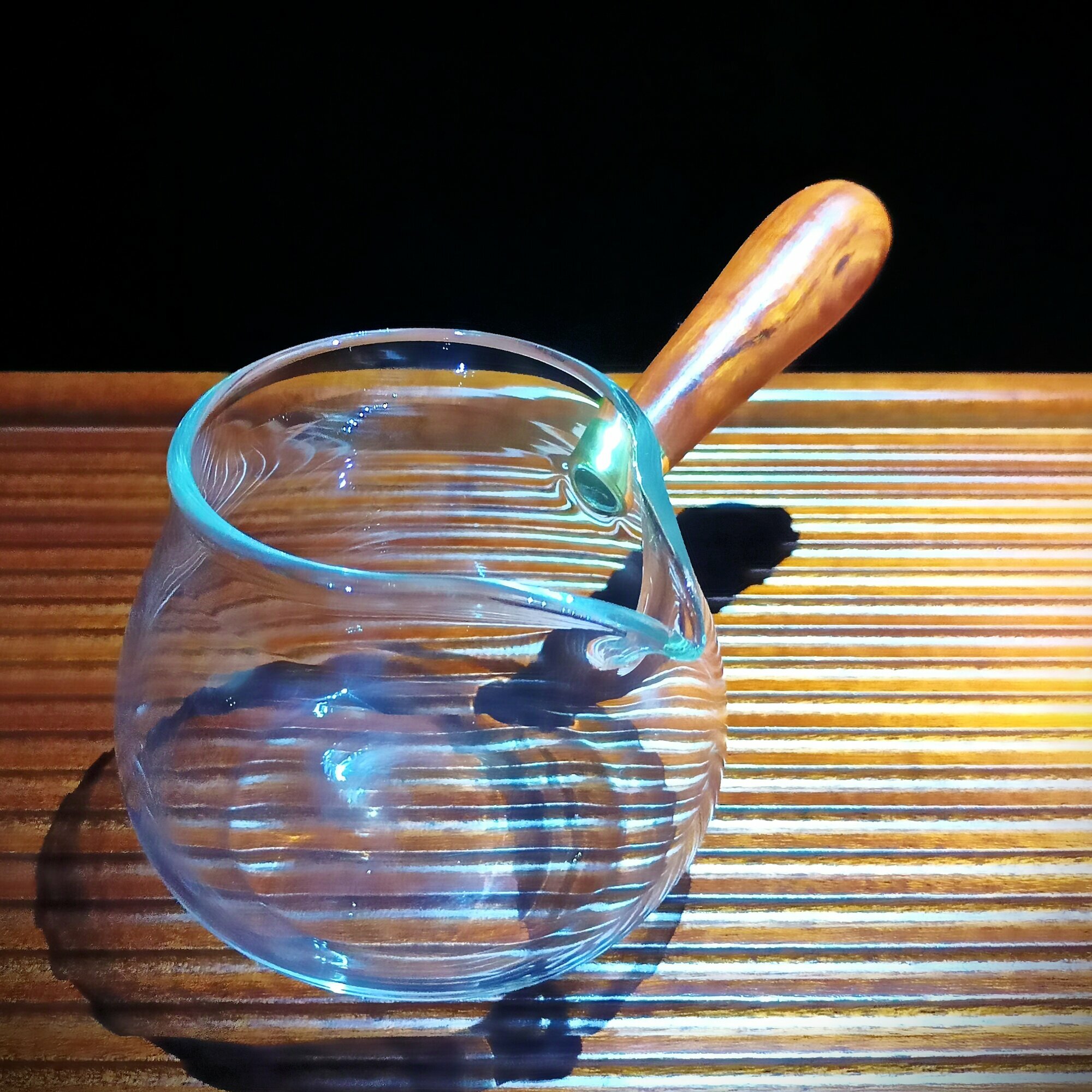 Чахай стеклянный с деревянной ручкой "Возвышенный". 330 мл. Китай.