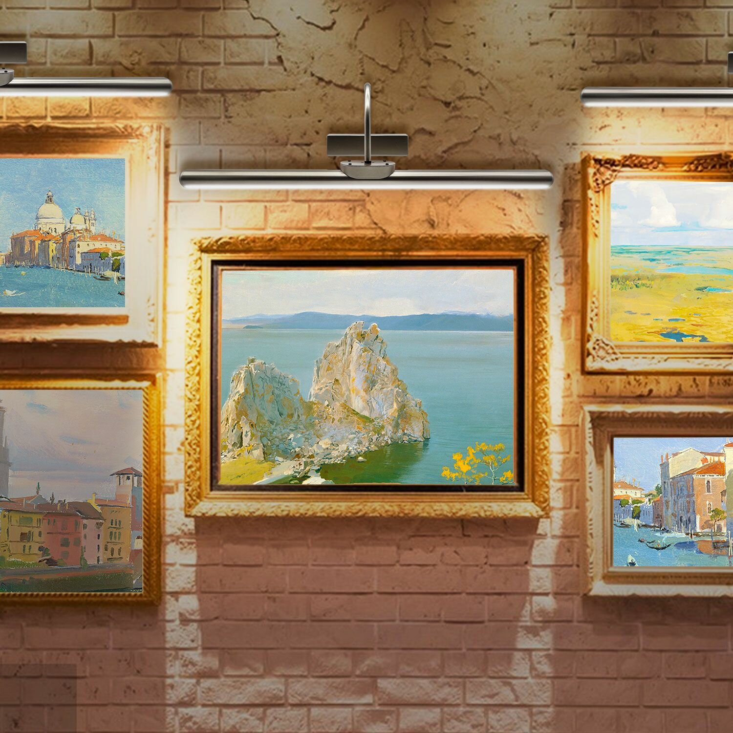 Используется в качестве настенного светильника для освещения фотографий и картин